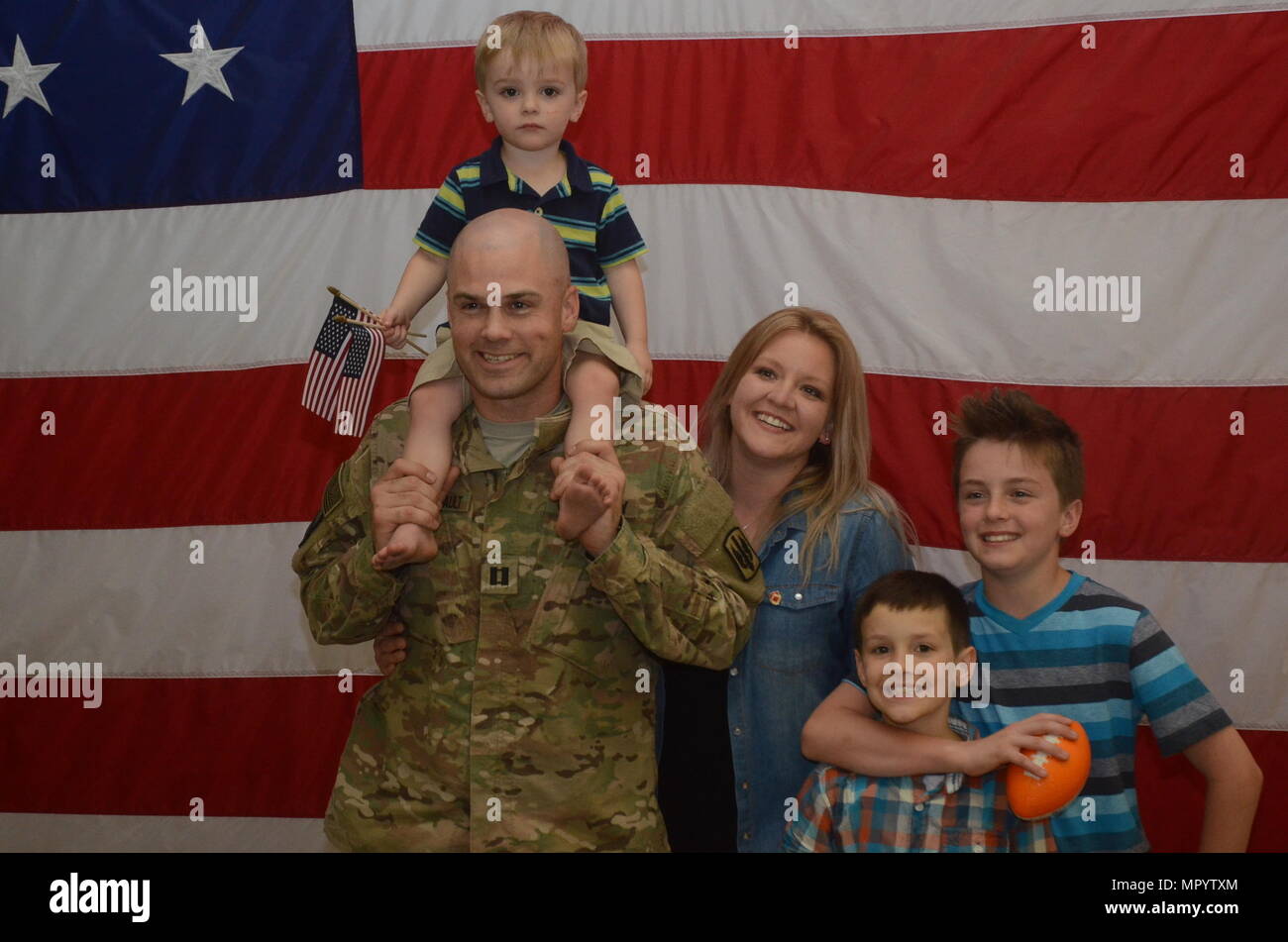 FORT BRAGG, N.C.--Families reunite after the 3rd Battalion, 321st Field ...