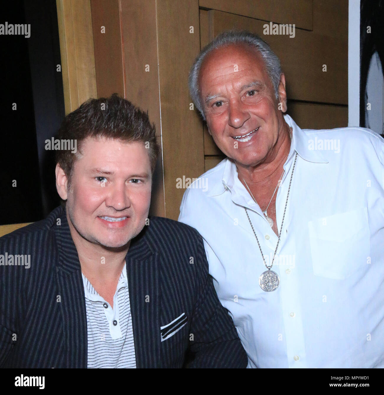 Carly Robyn Green performing live in concert Featuring: Michael Lington ...