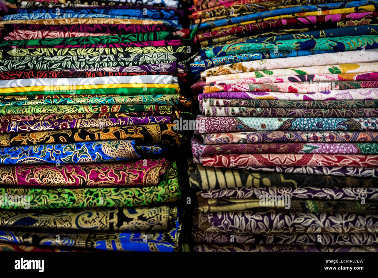 Colourful sarongs hi-res stock photography and images - Alamy