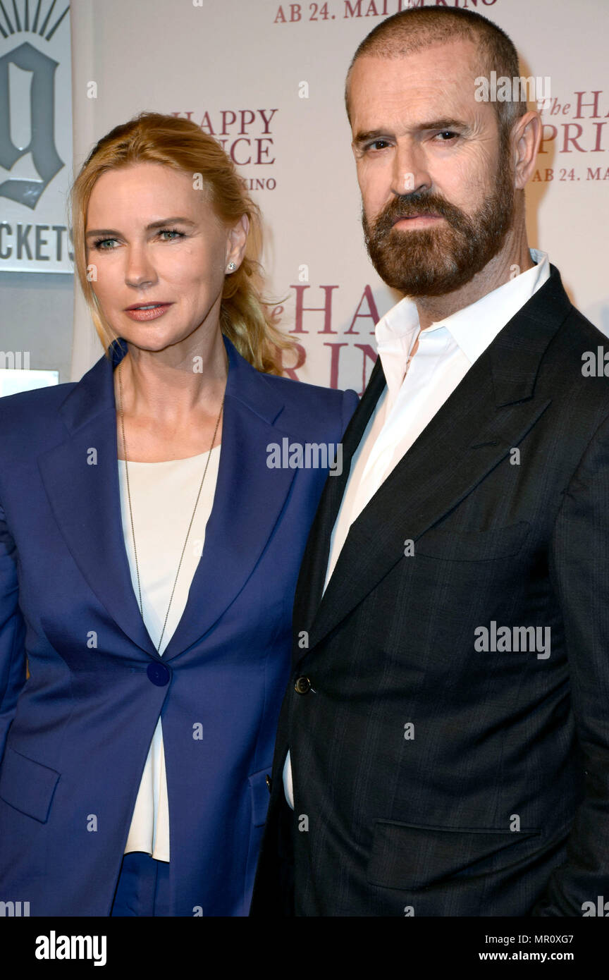 Gloria everett hi-res stock photography and images - Alamy