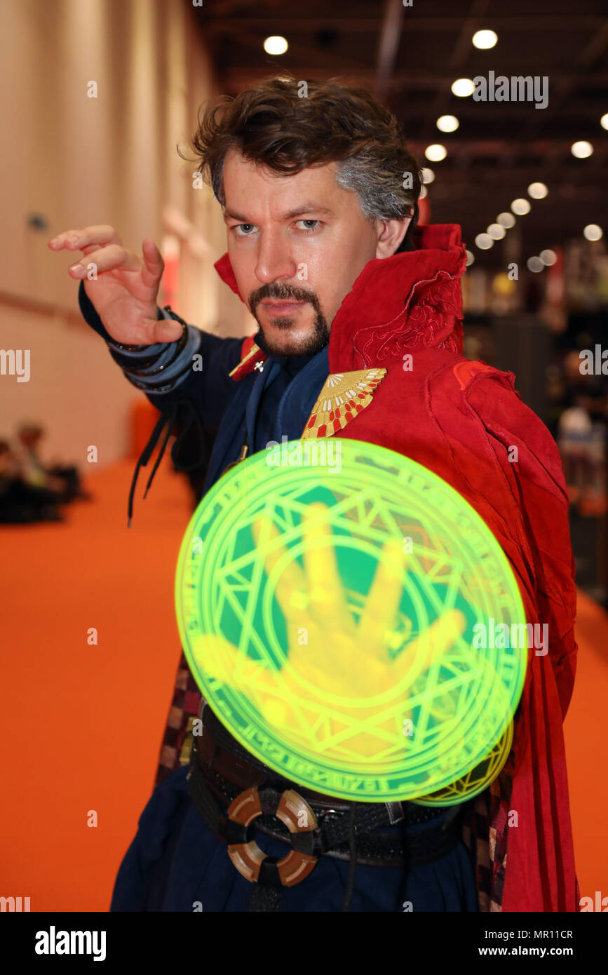 Dr strange comic hi-res stock photography and images - Alamy