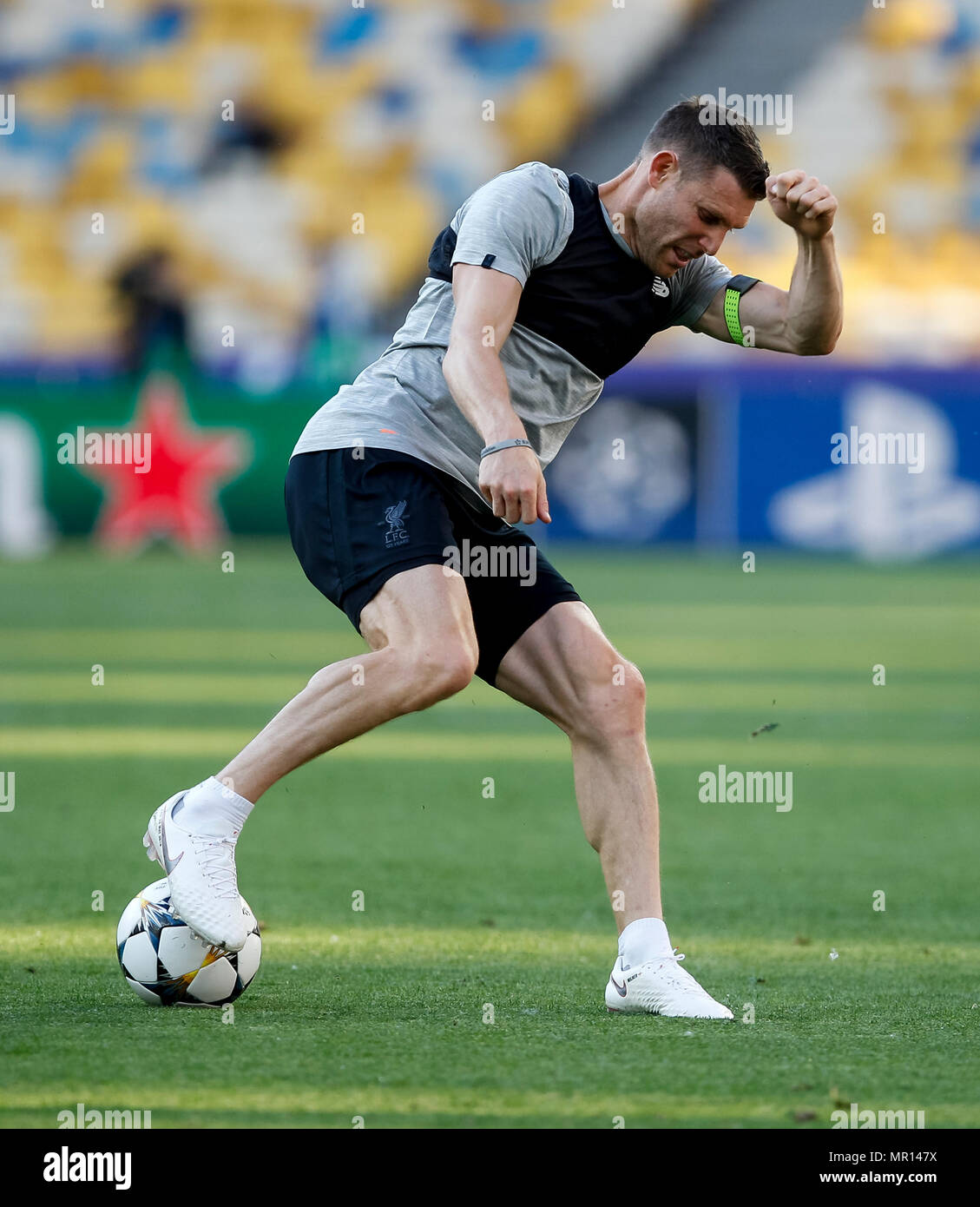 James milner training hi-res stock photography and images - Alamy