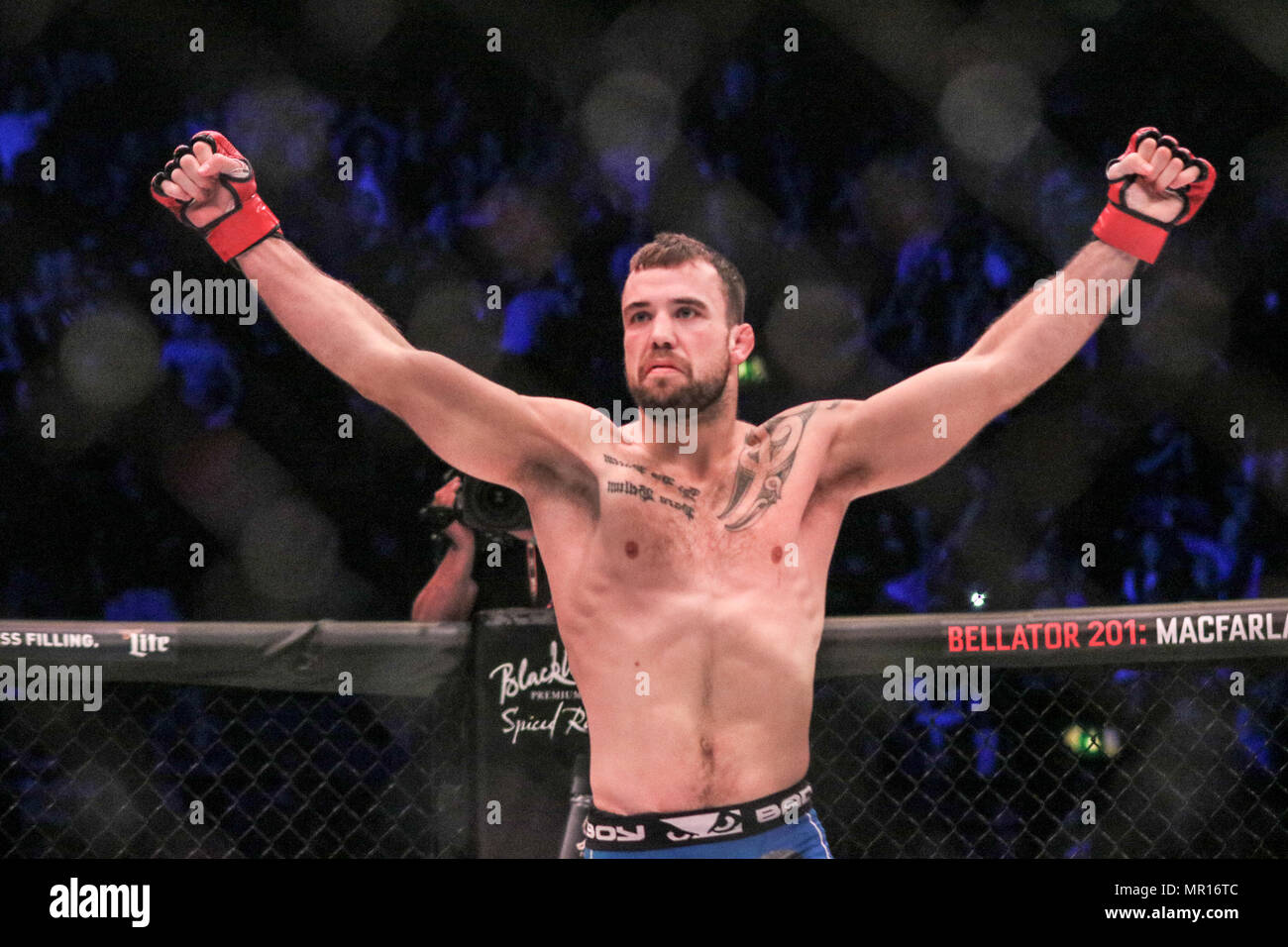 Mike Shipman defeats Carl Noon Credit: Dan Cooke Stock Photo - Alamy