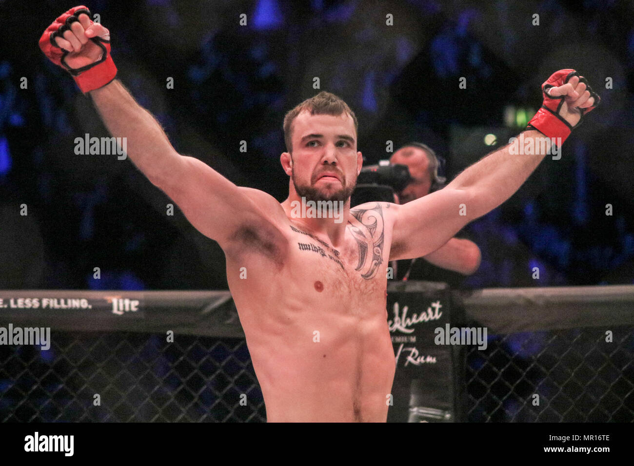 Mike Shipman defeats Carl Noon Credit: Dan Cooke Stock Photo - Alamy