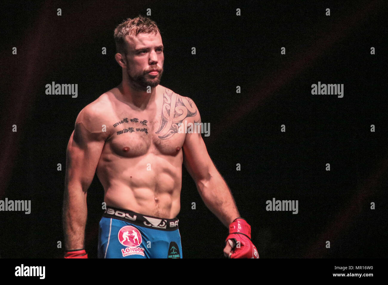 Mike Shipman defeats Carl Noon Credit: Dan Cooke Stock Photo - Alamy