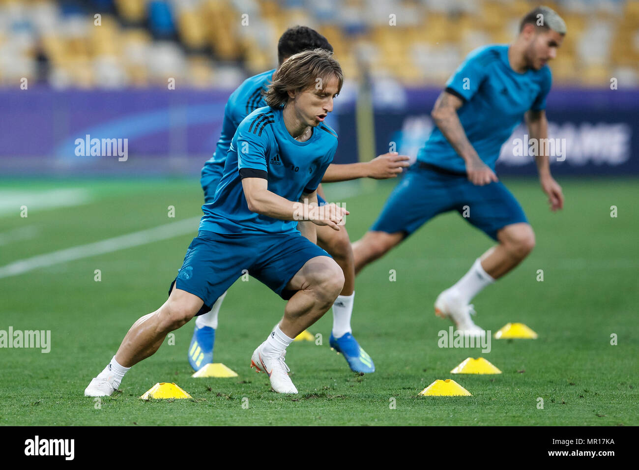 Luka modric training hi-res stock photography and images - Alamy