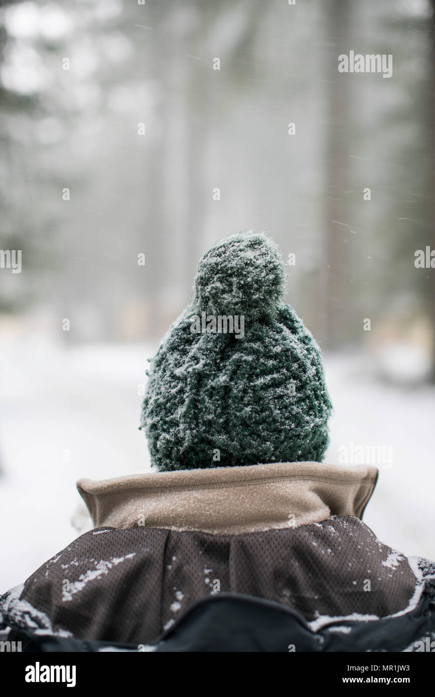 Lady wearing bobble hat hi-res stock photography and images - Alamy