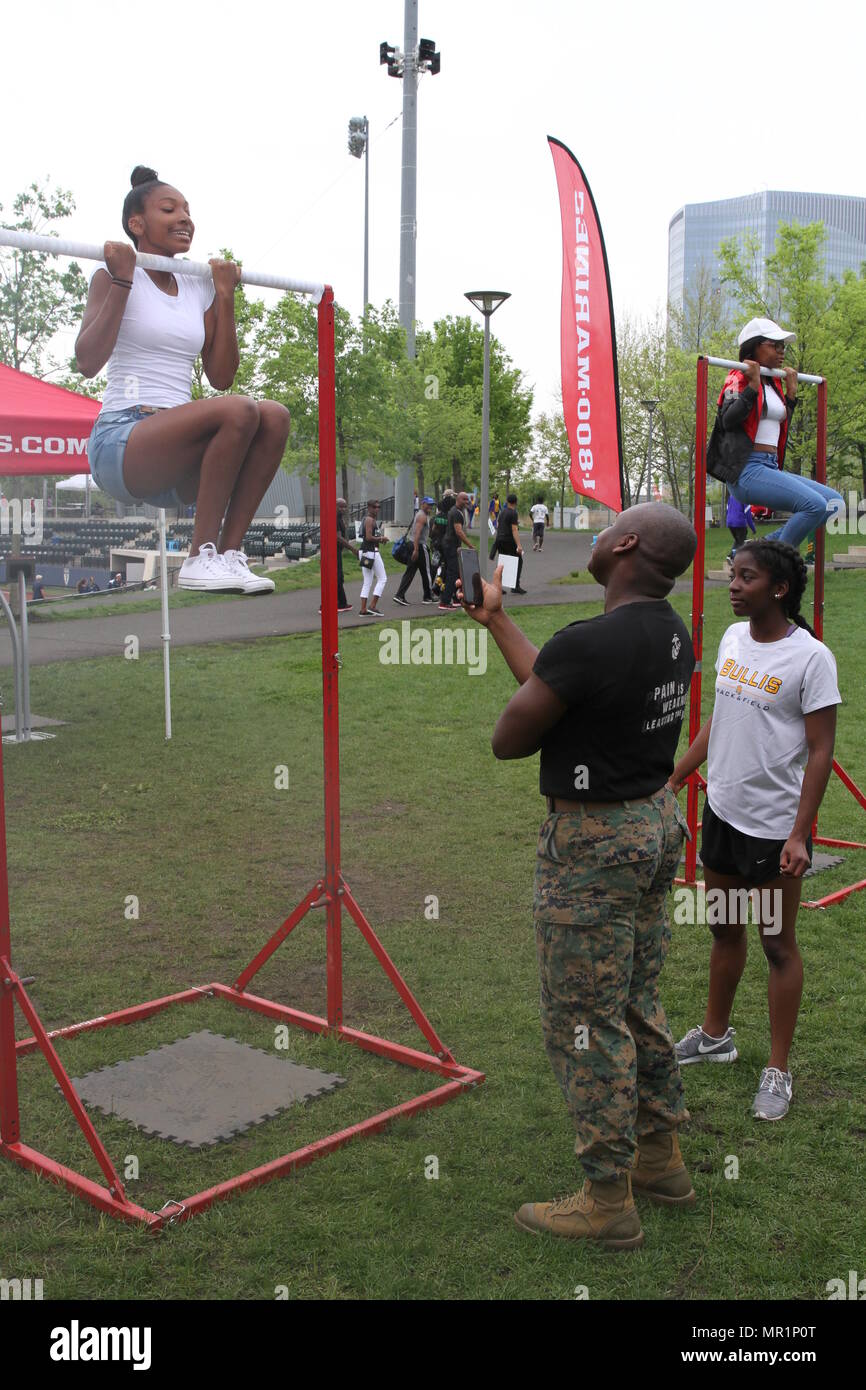 SSgt. Kevin Porter, a recruiter with Recruiting Sub-Station Oxford ...