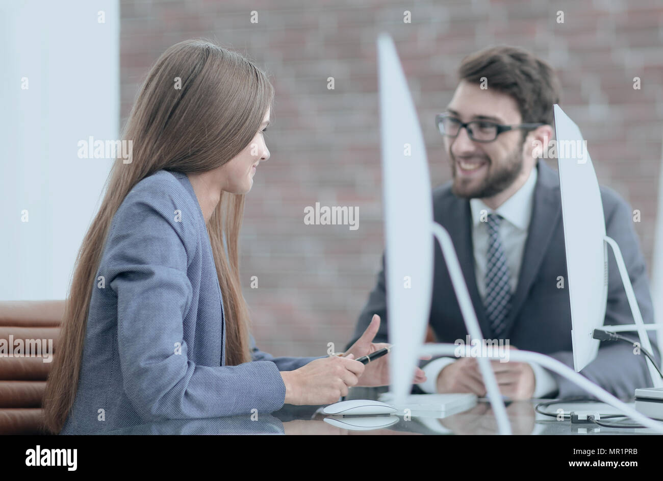 Writing to employees hi-res stock photography and images - Alamy