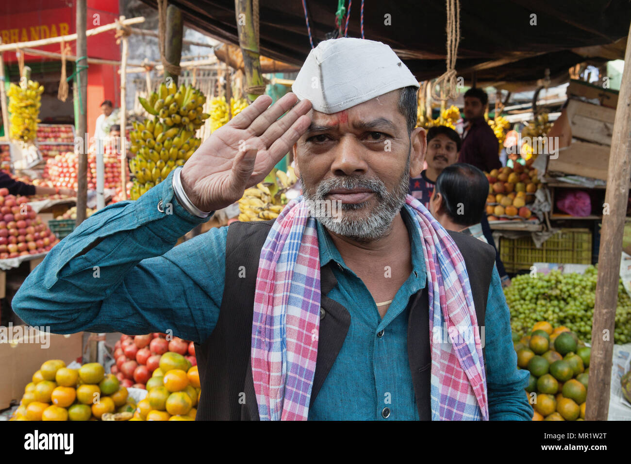 Man salute india hi-res stock photography and images - Alamy