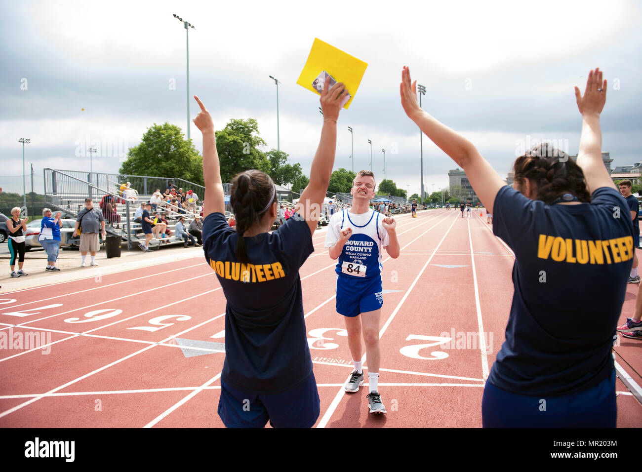 170430-N-DY073-0704 ANNAPOLIS, MD (April 30, 2017) Two United States ...