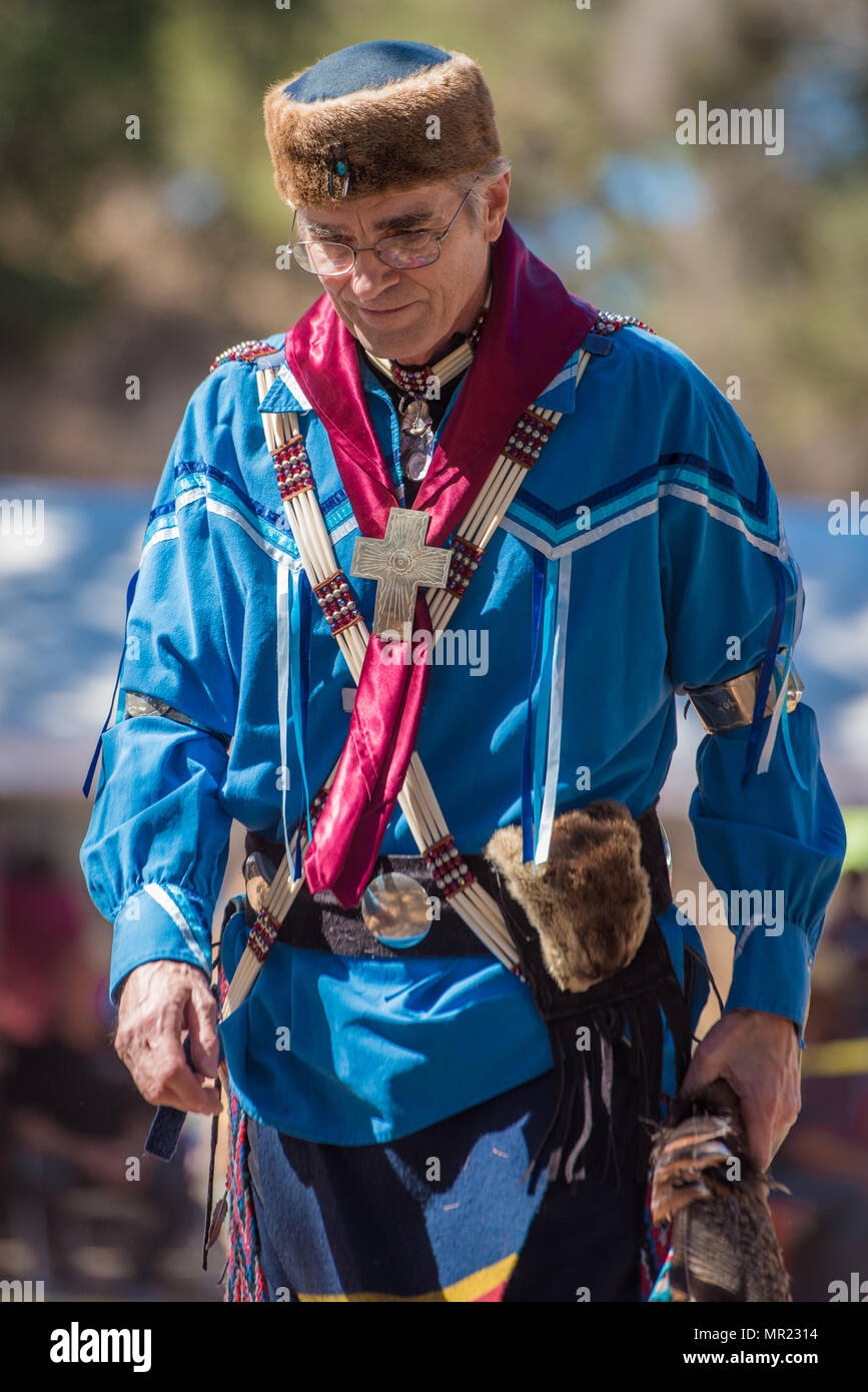 Native american elders elder hi-res stock photography and images - Alamy