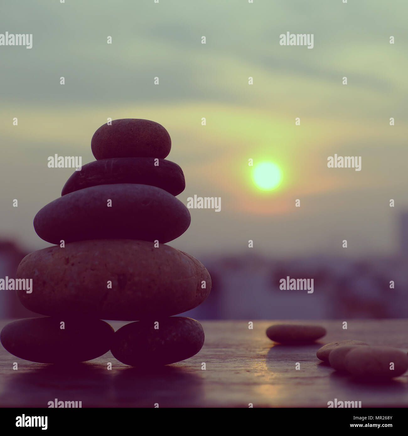 Balance rocks hi-res stock photography and images - Alamy