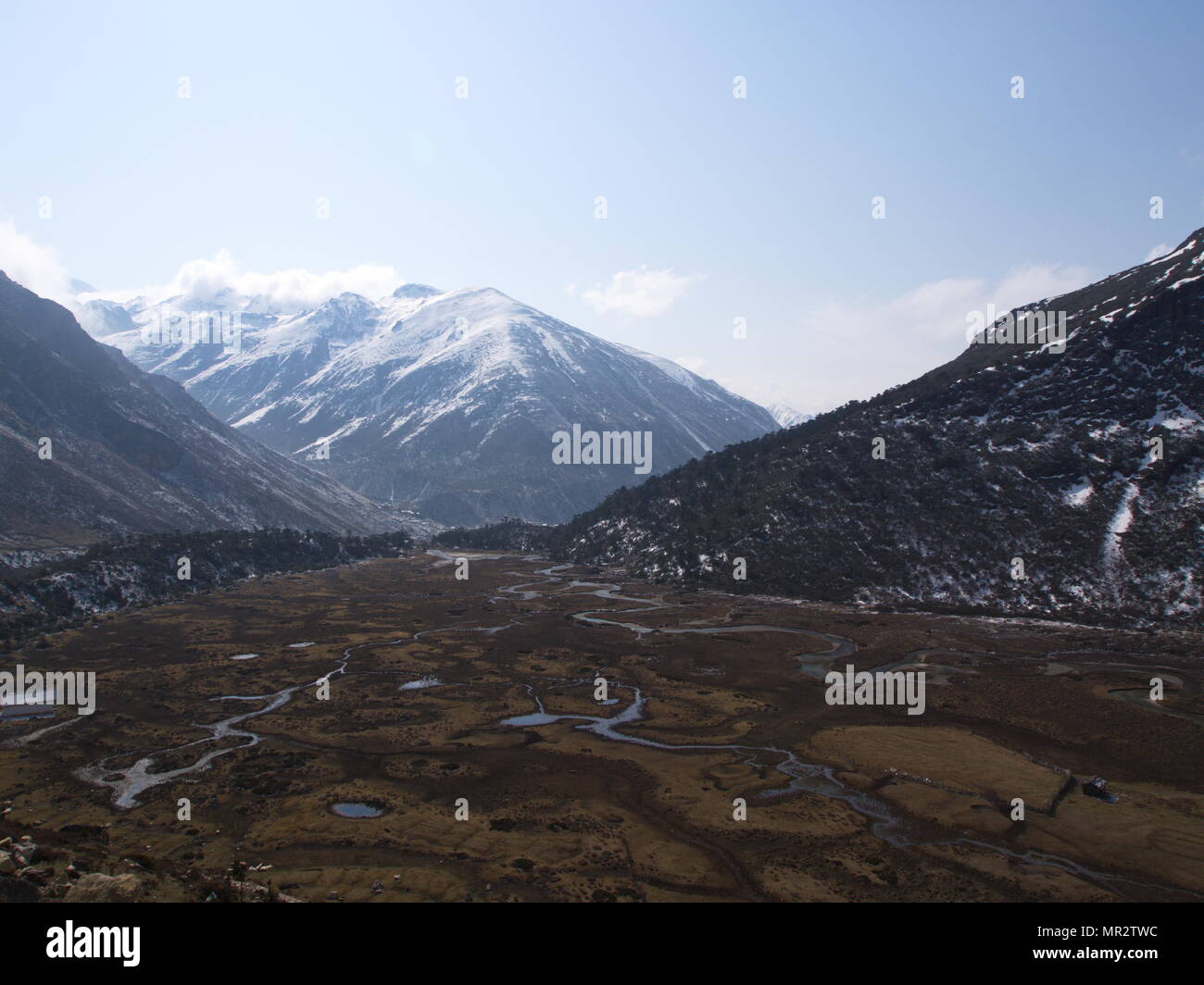 Road Trip to Yumthang Valley ,Sikkim INDIA , 15th APRIL 2013. Yumthang ...