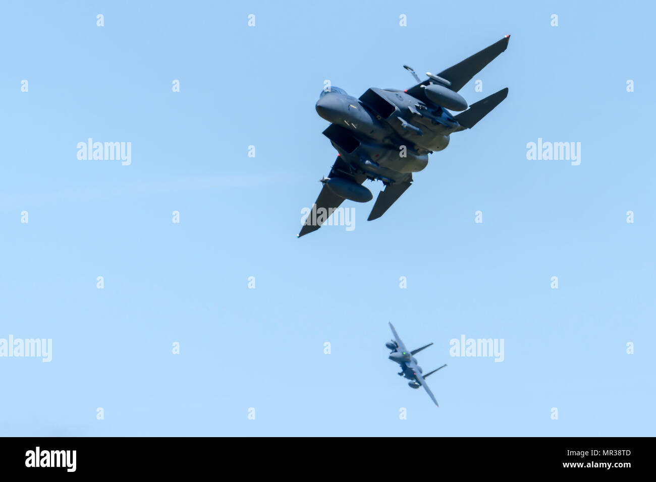 USAF F-15E Strike Eagle flying through the Mack Loop Stock Photo - Alamy