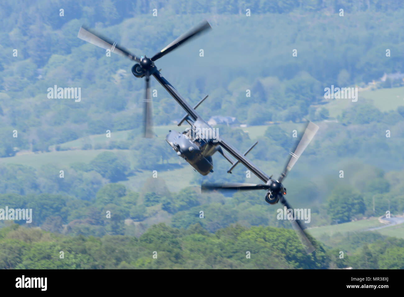 USAF CV-22 Osprey flying through the Mack Loop Stock Photo - Alamy