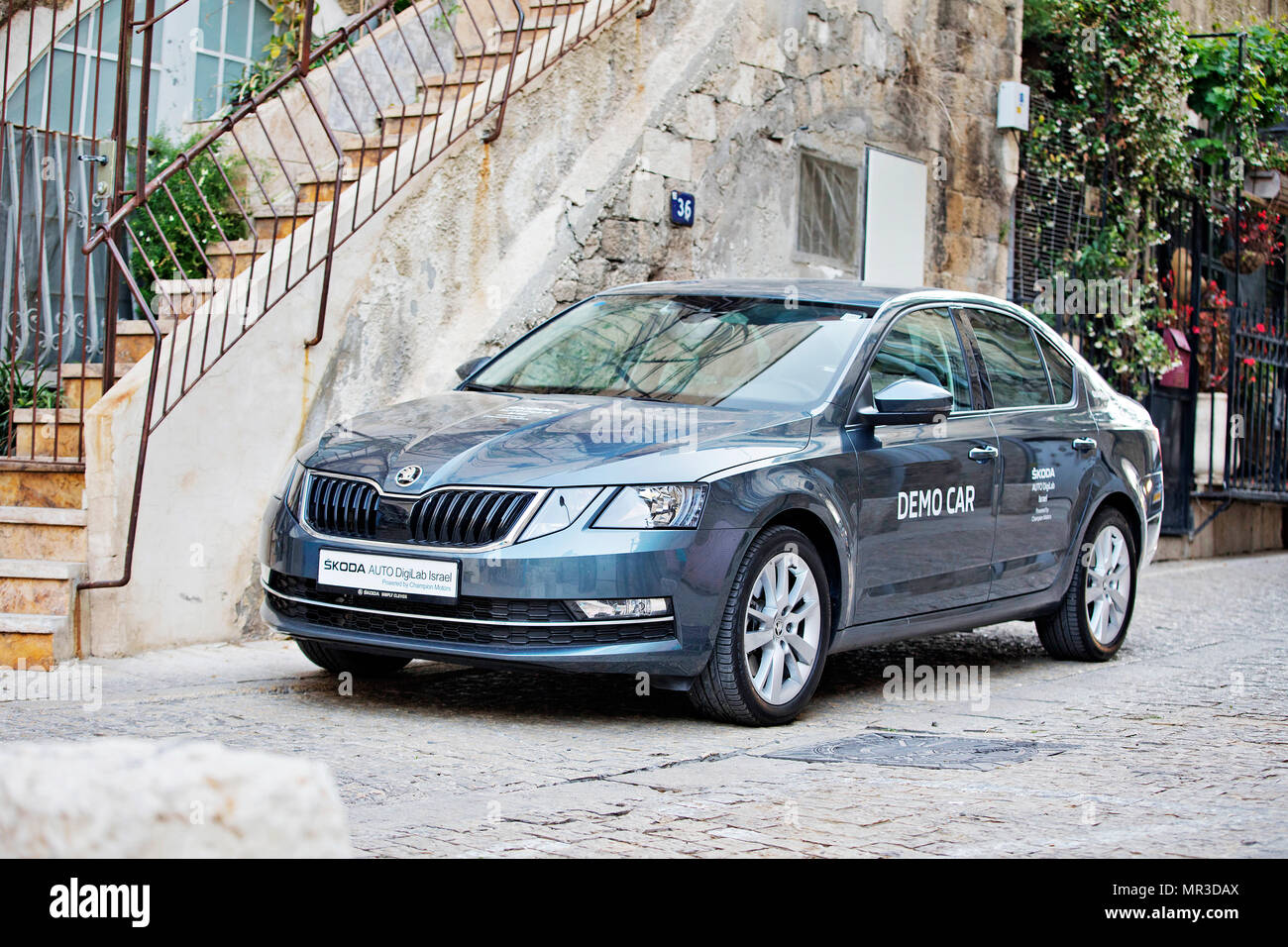 Skoda octavia car hi-res stock photography and images - Alamy