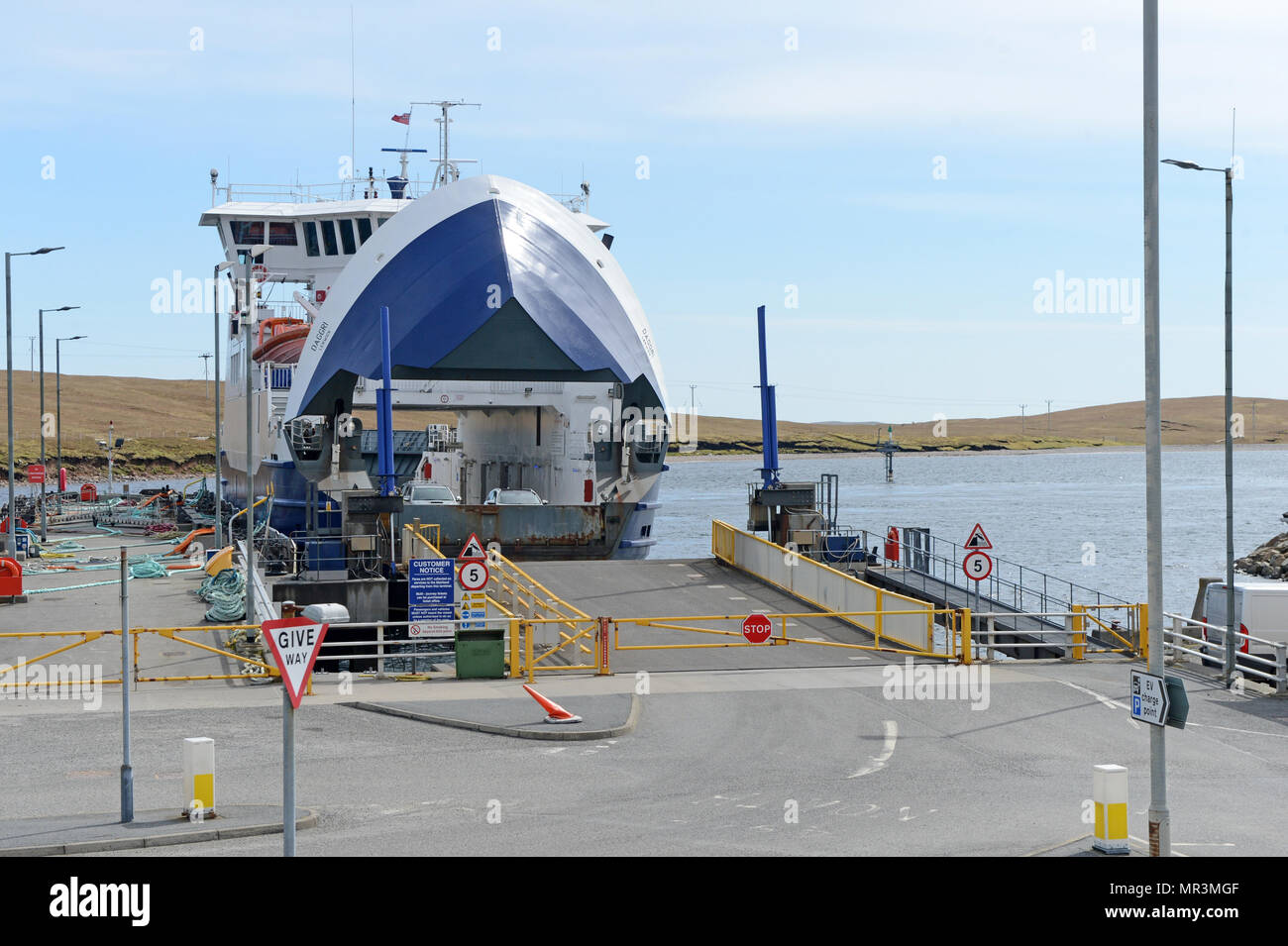 The Yell ferry that connects the mainland of Shetland to the island of ...