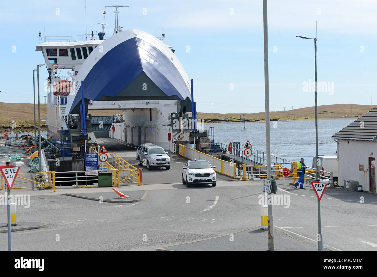 The Yell ferry that connects the mainland of Shetland to the island of ...