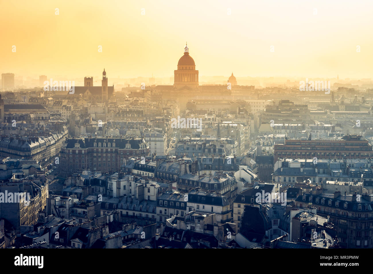 Golden hour paris hi-res stock photography and images - Alamy