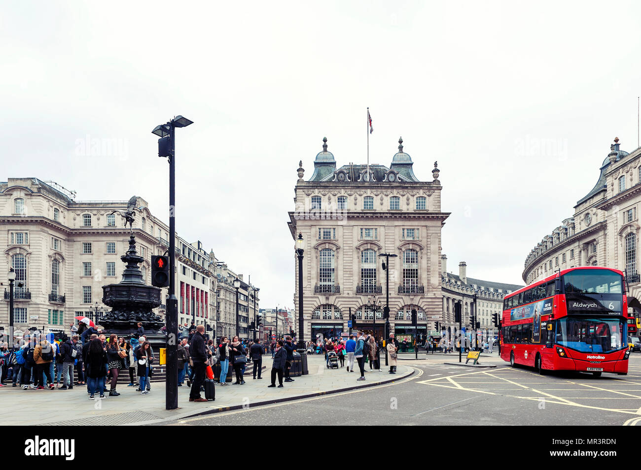 Piccadilly circus roundabout hi-res stock photography and images - Alamy