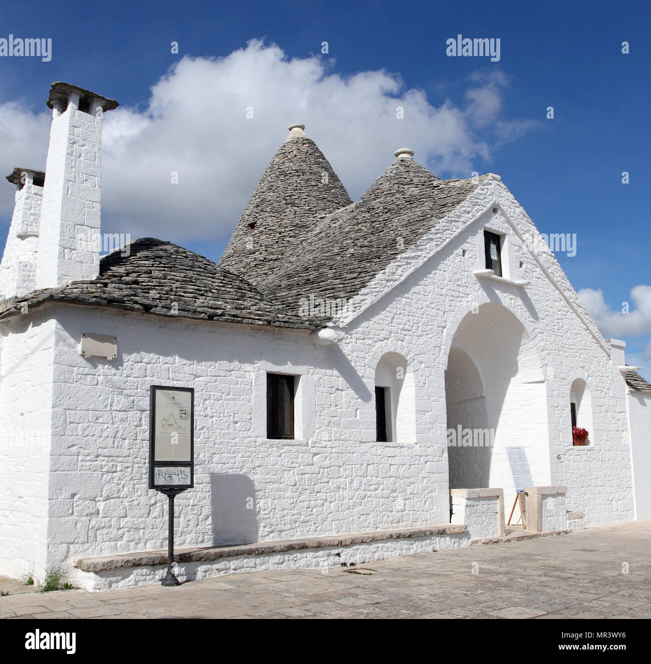 Alberobello, Puglia Region, South of Italy. Trulli di Alberobello ...