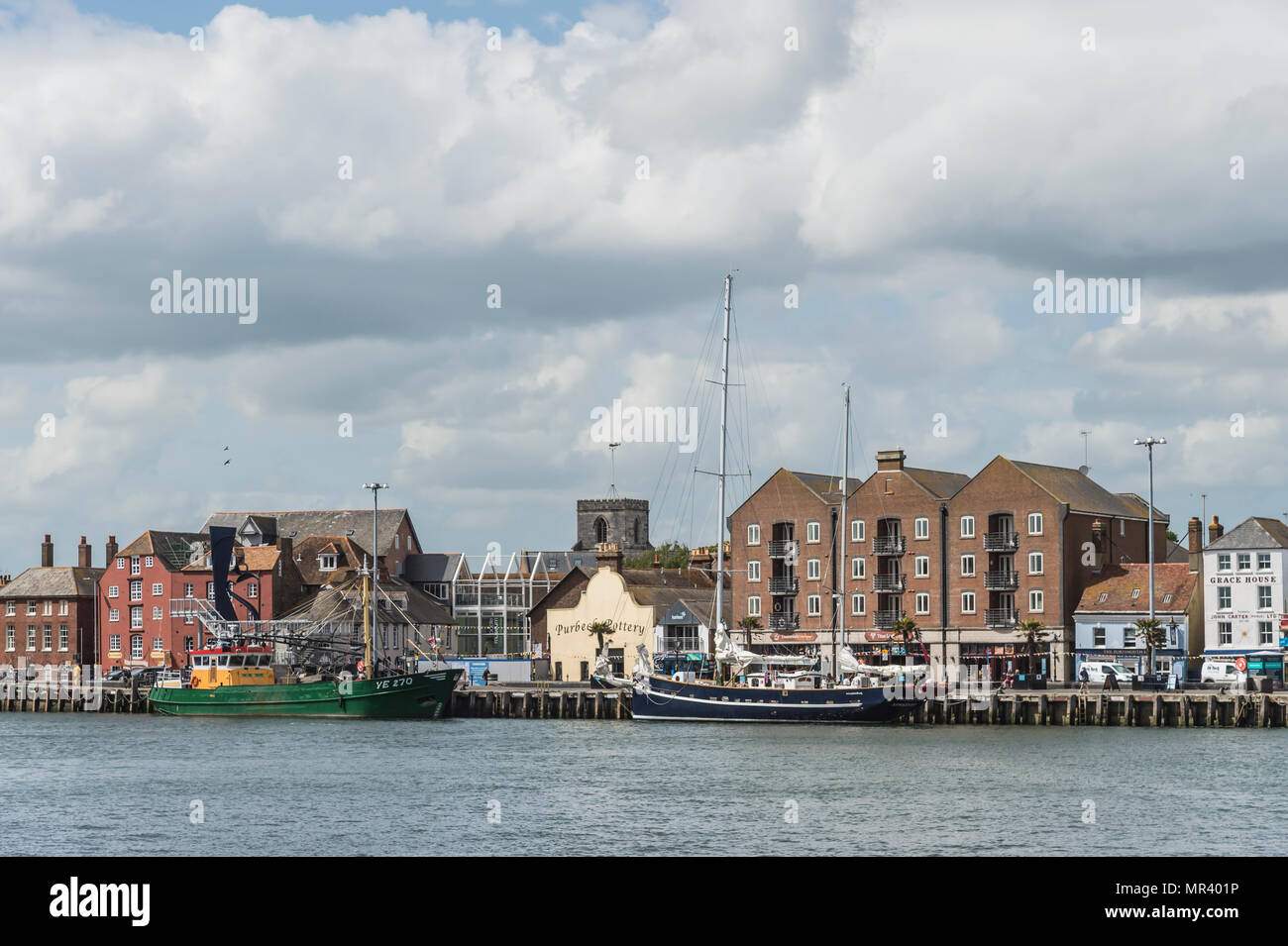 Dockside warehouses hi-res stock photography and images - Alamy