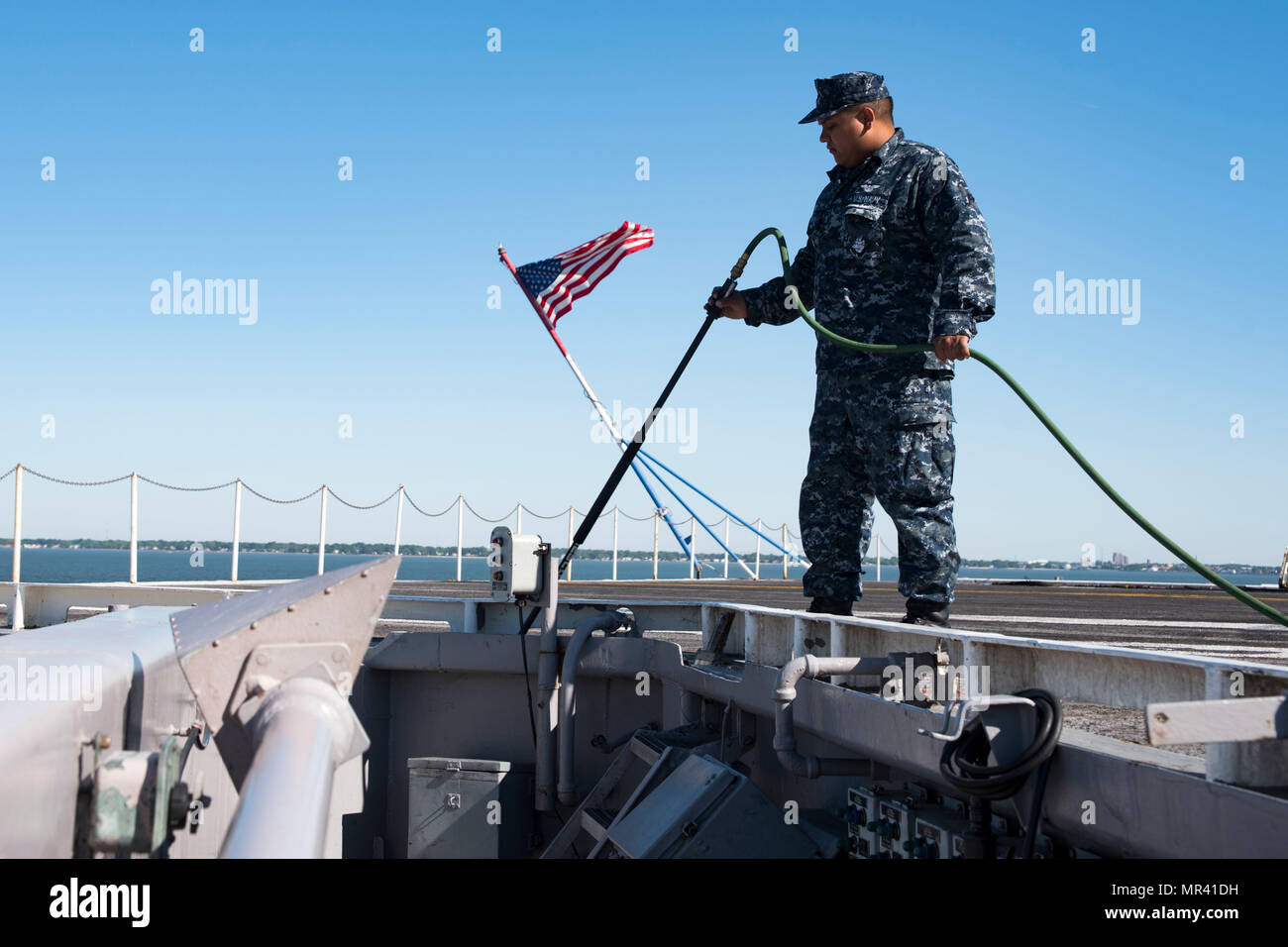 170503-N-KJ380-021 NORFOLK, Va. (May 3, 2017) Aviation Boatswain's Mate ...