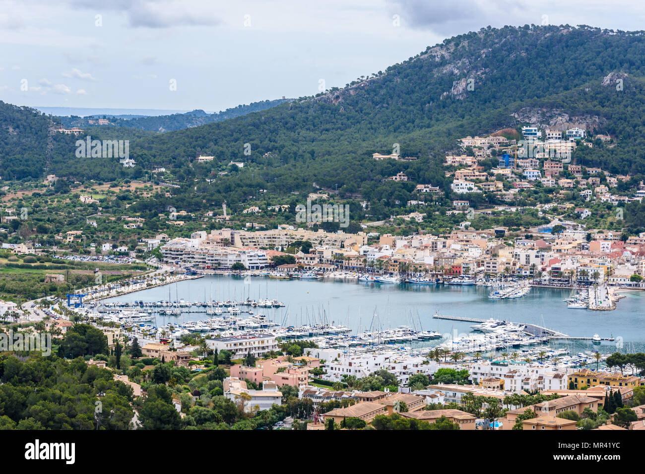 Port d'Andratx, Mallorca - old village in bay with beautiful coast ...