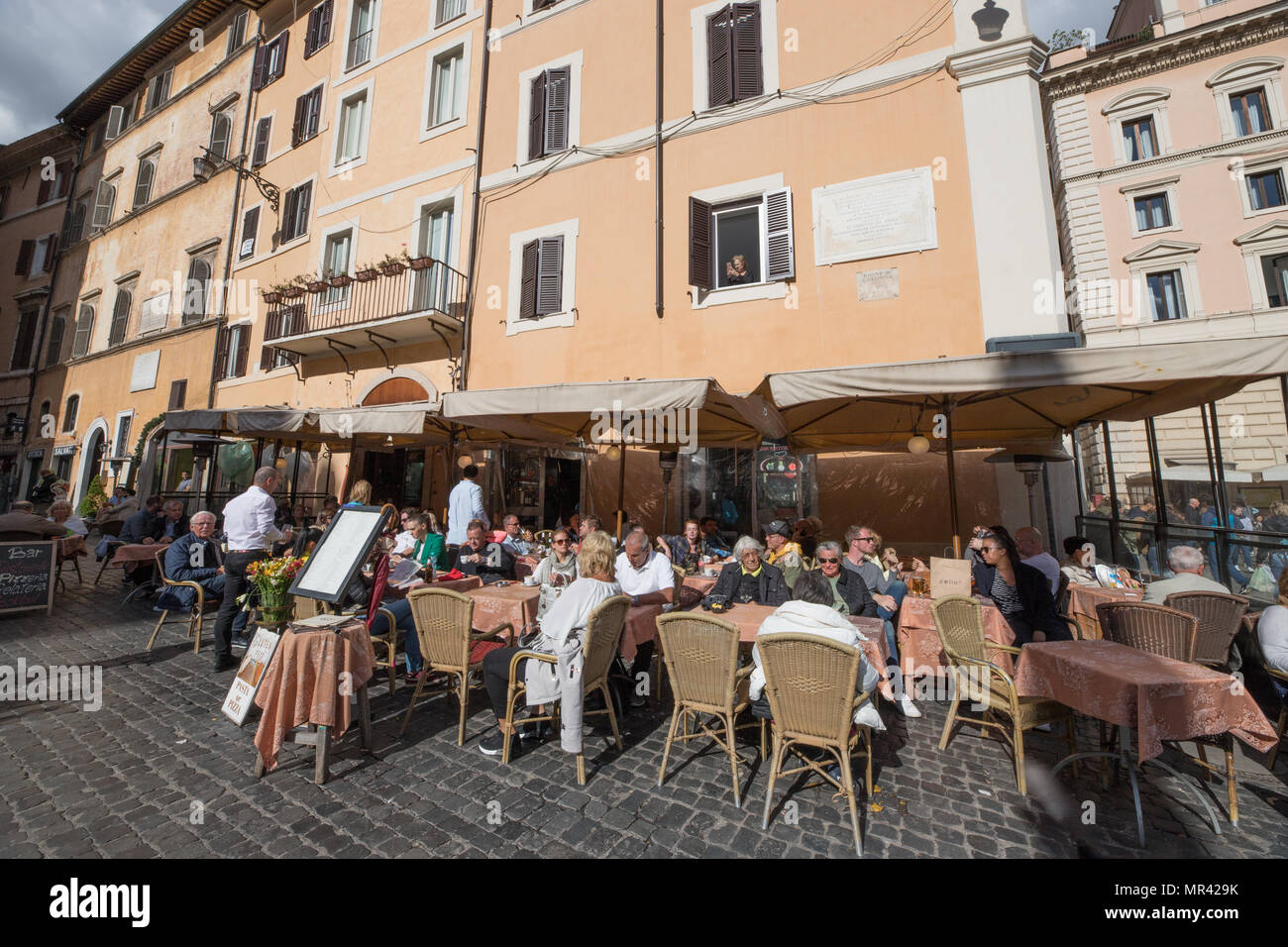 Rotonda restaurant hi-res stock photography and images - Alamy