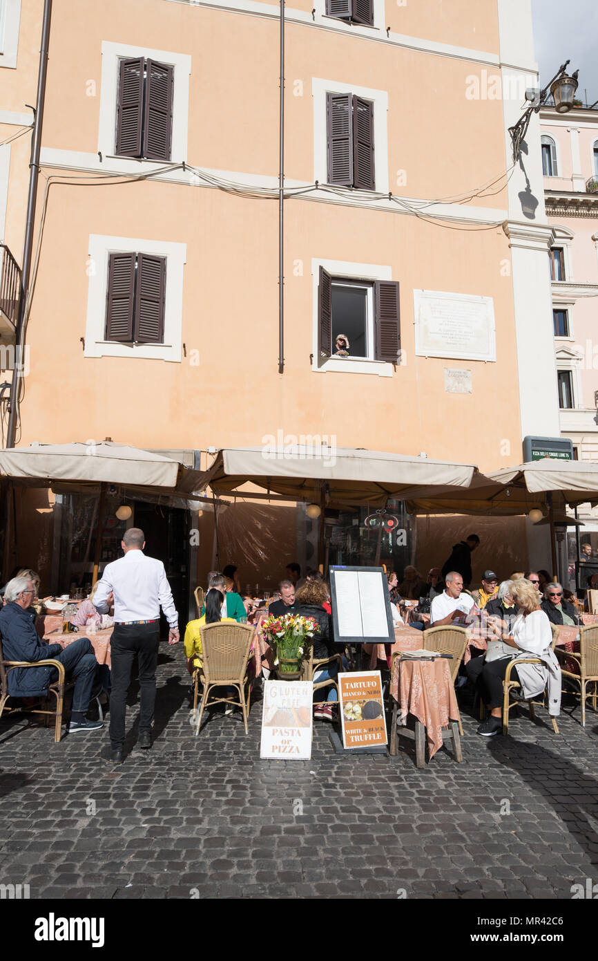 Rotonda restaurant hi-res stock photography and images - Alamy