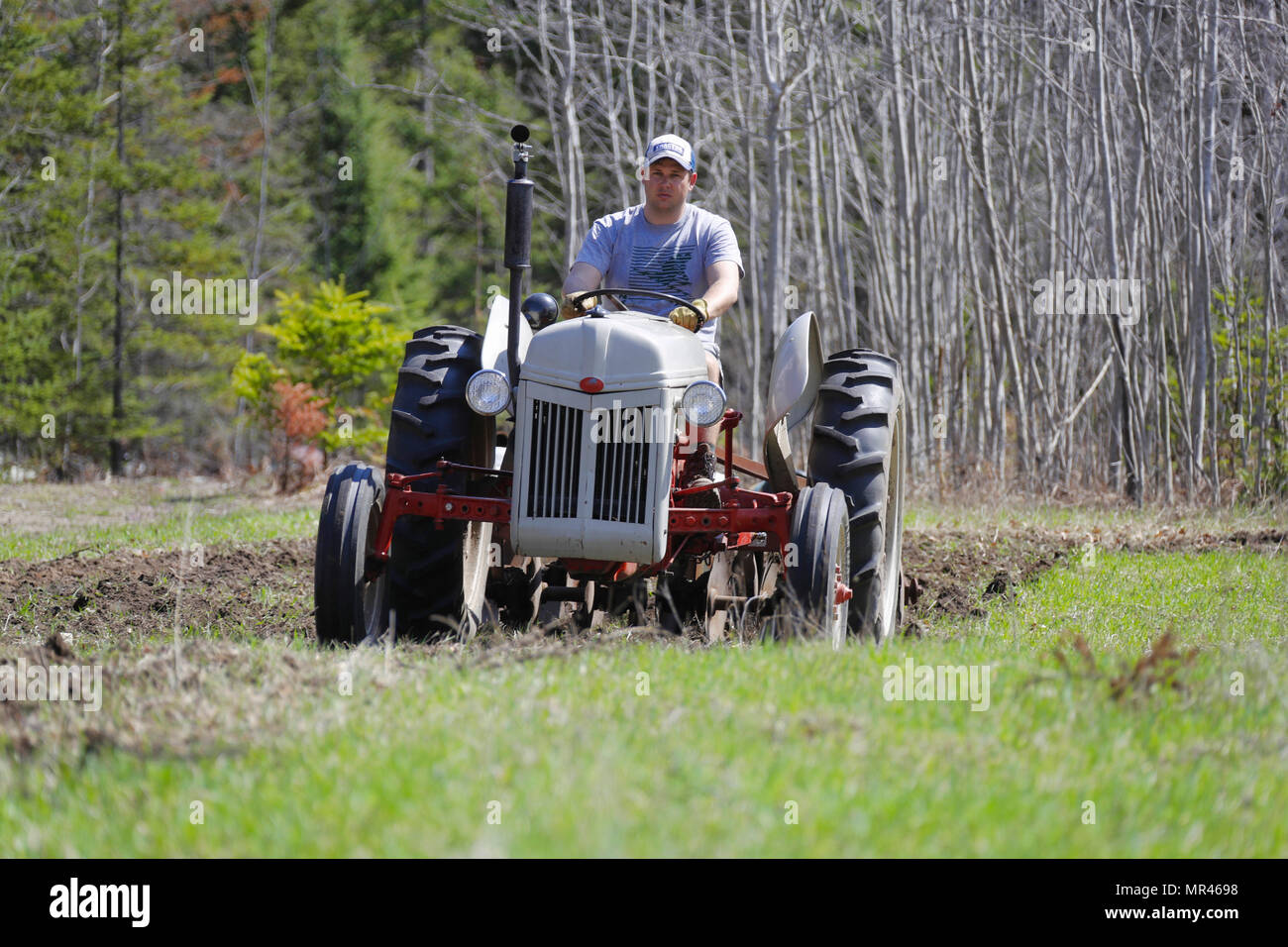 Ford tractor plowing field hi-res stock photography and images - Alamy