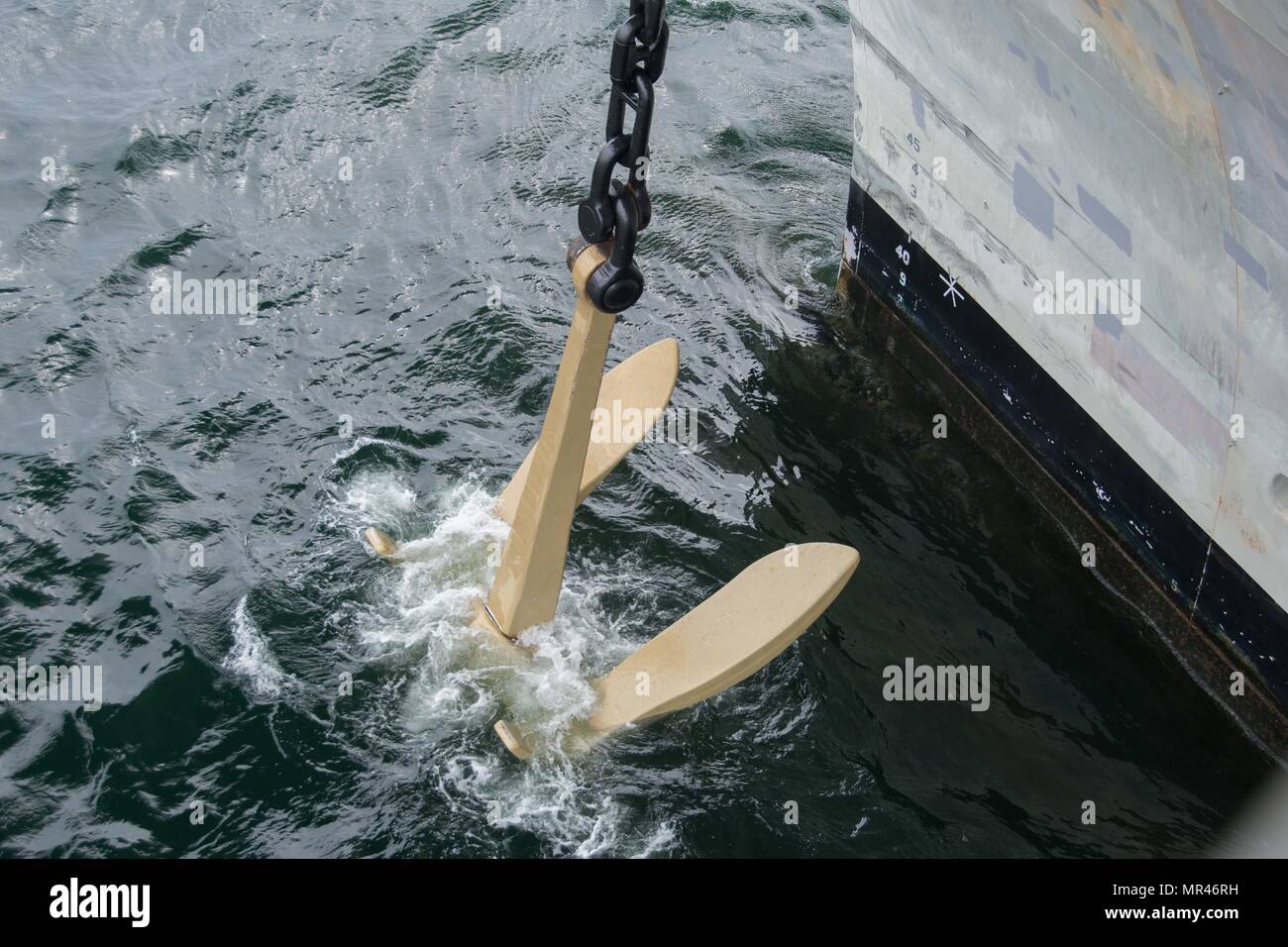 The Navy's forward-deployed aircraft carrier, USS Ronald Reagan (CVN 76 ...