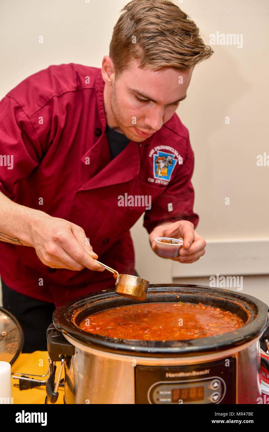 170506-N-EC099-020 BREMERTON, Wash. (May 6, 2017) Culinary Specialist ...