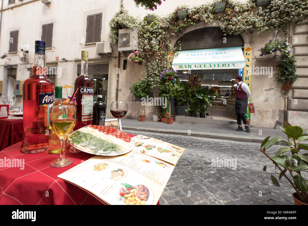 Rome food guide hi-res stock photography and images - Alamy