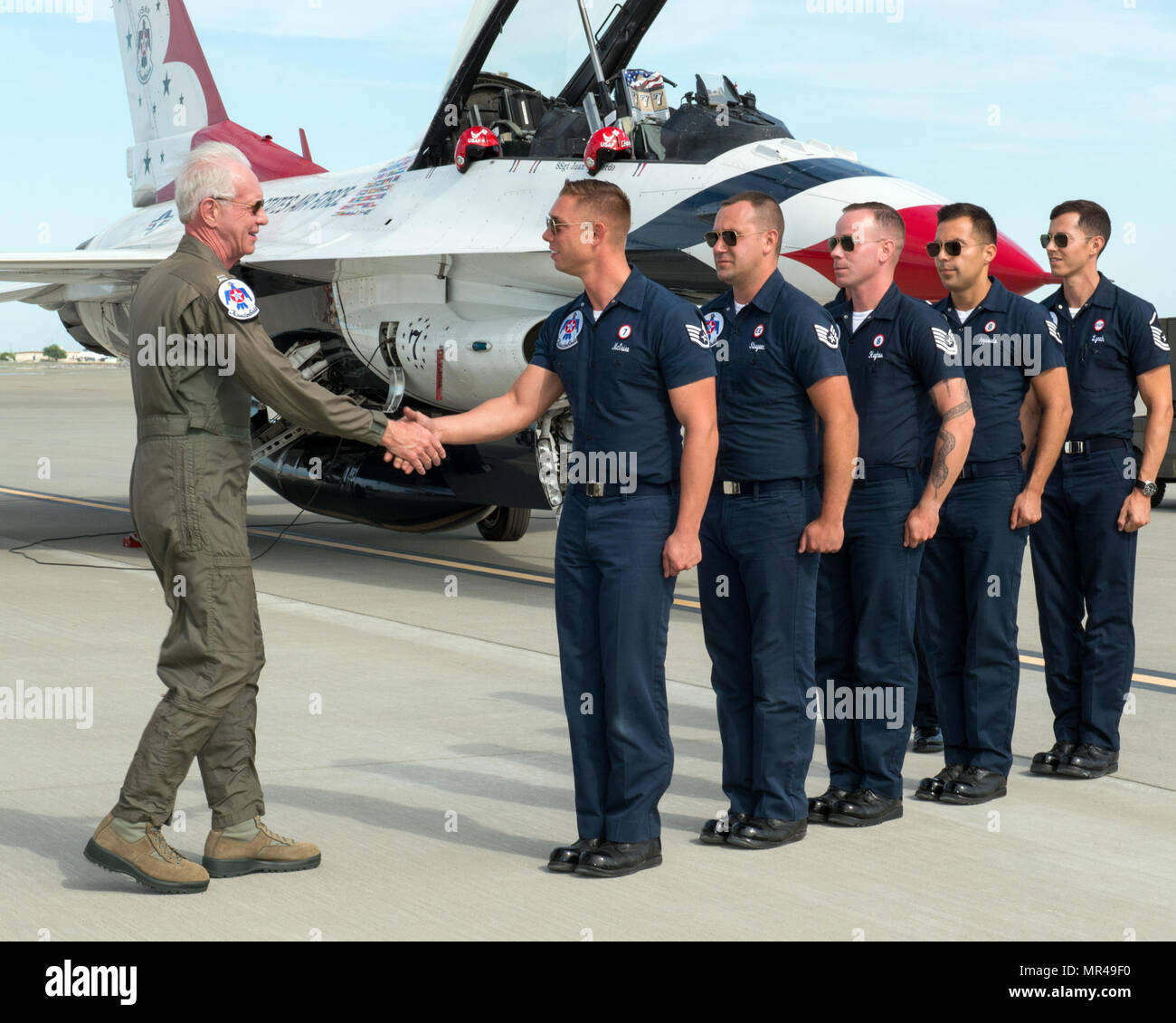 Us airways flight 1549 wings hi-res stock photography and images - Alamy
