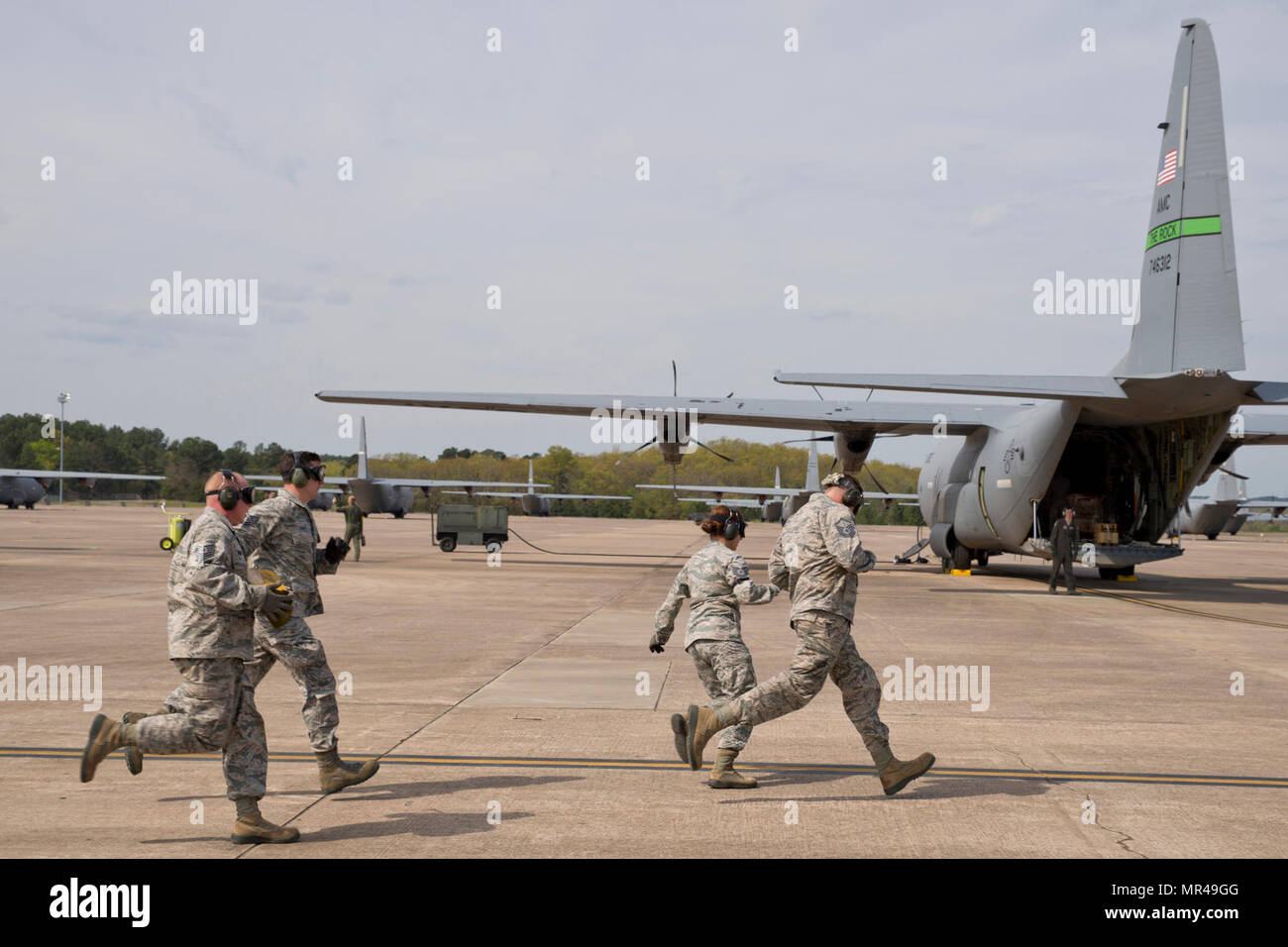 (Left to Right) U.S. Air Force Reserve Tech Sgt. Jason Gibson, Tech Sgt ...