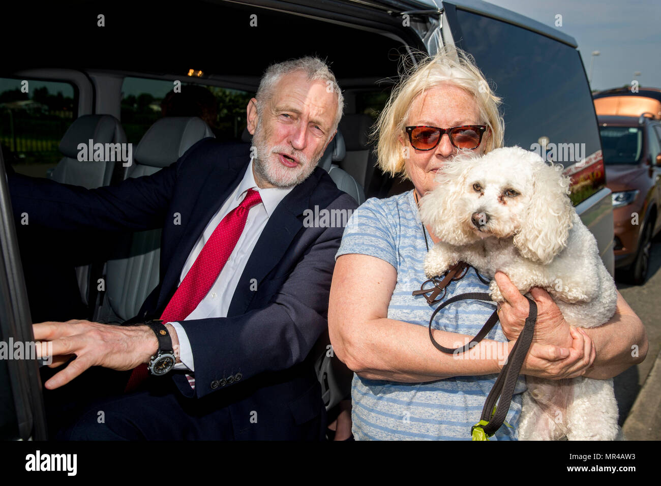 Visiting lifford bridge on irish border hi-res stock photography and ...