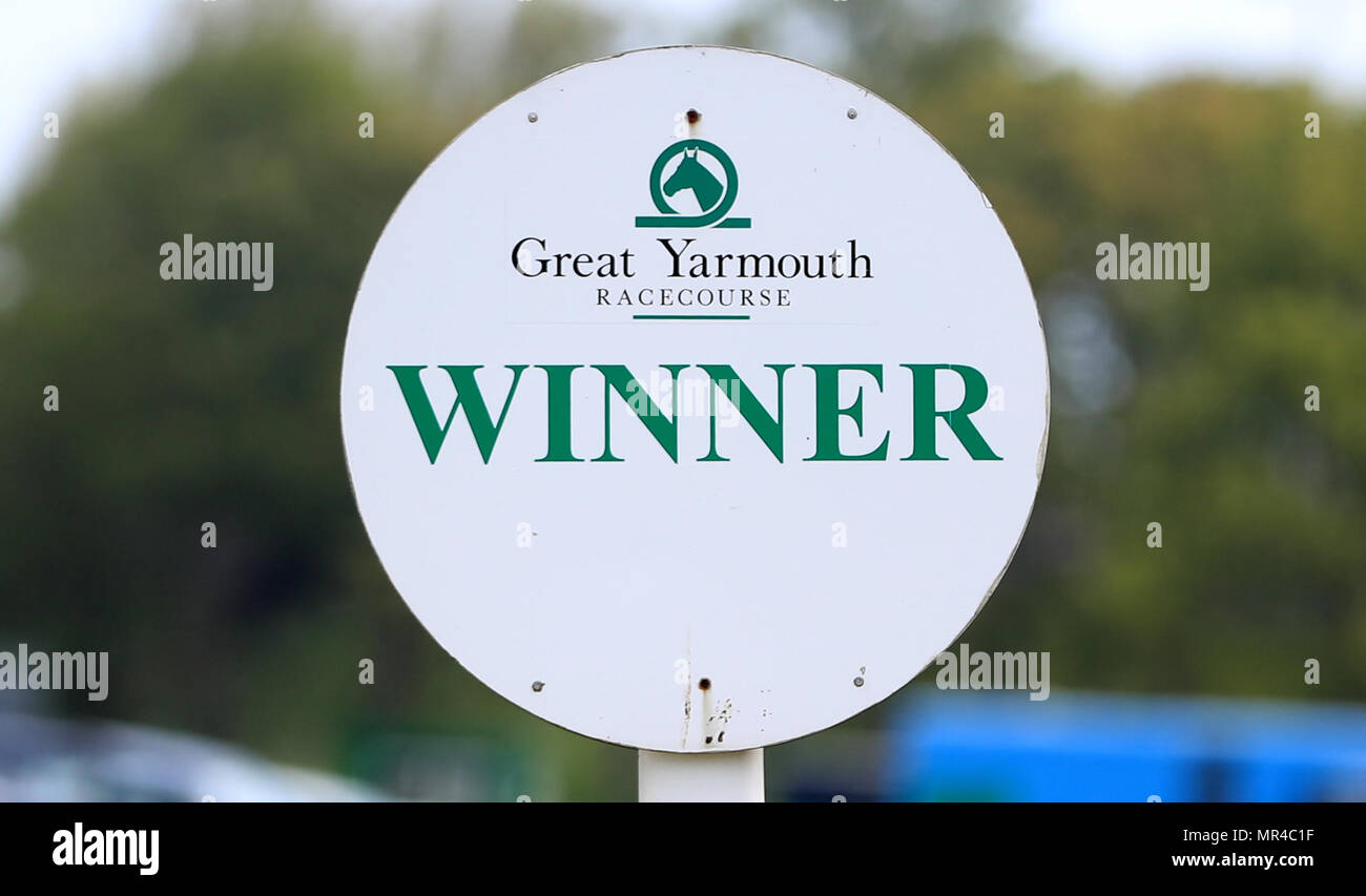 Winners sign yarmouth racecourse hi-res stock photography and images ...