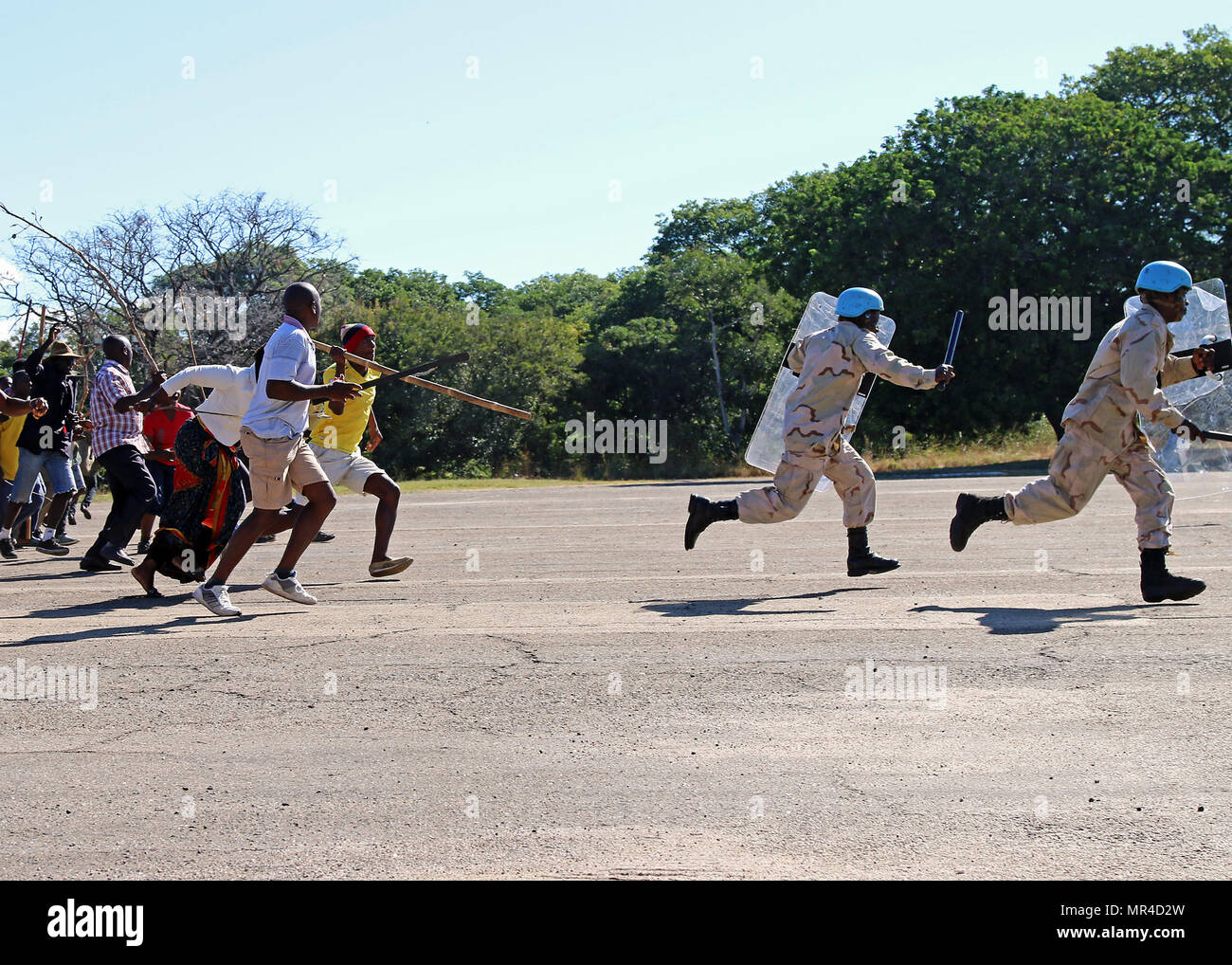 Malawi police hi-res stock photography and images - Alamy