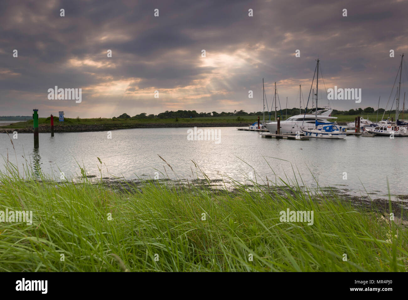 Essex boats hi-res stock photography and images - Alamy