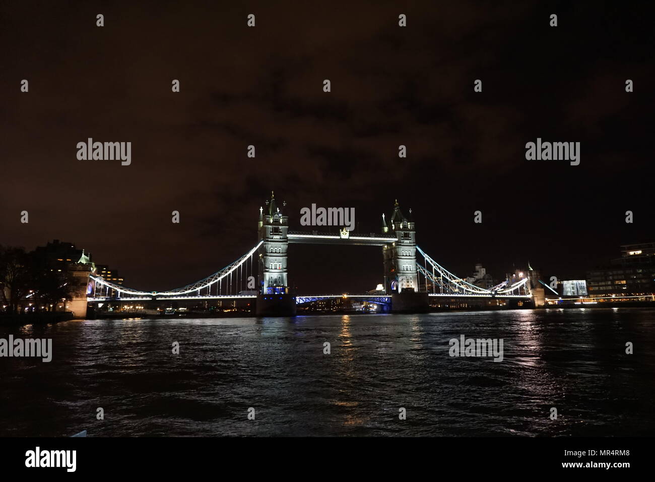 Tower bridge london combined hi-res stock photography and images - Alamy