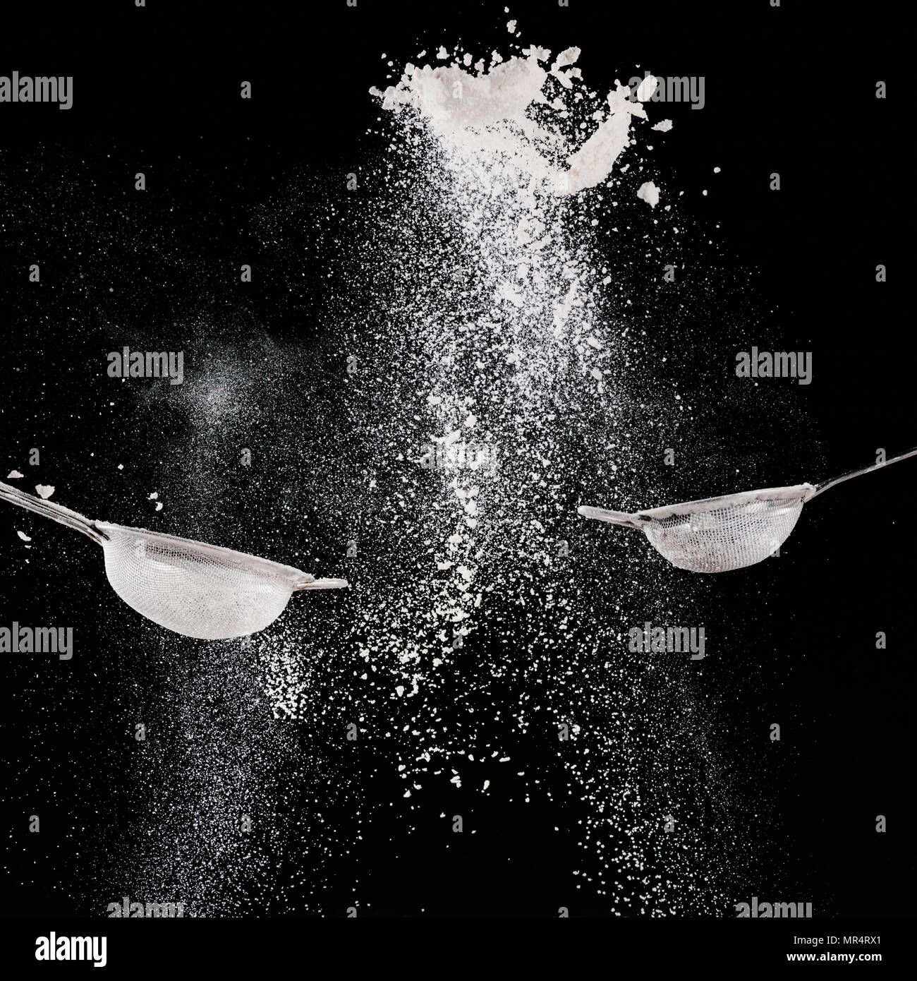 Falling Flour Stock Photos & Falling Flour Stock Images - Alamy