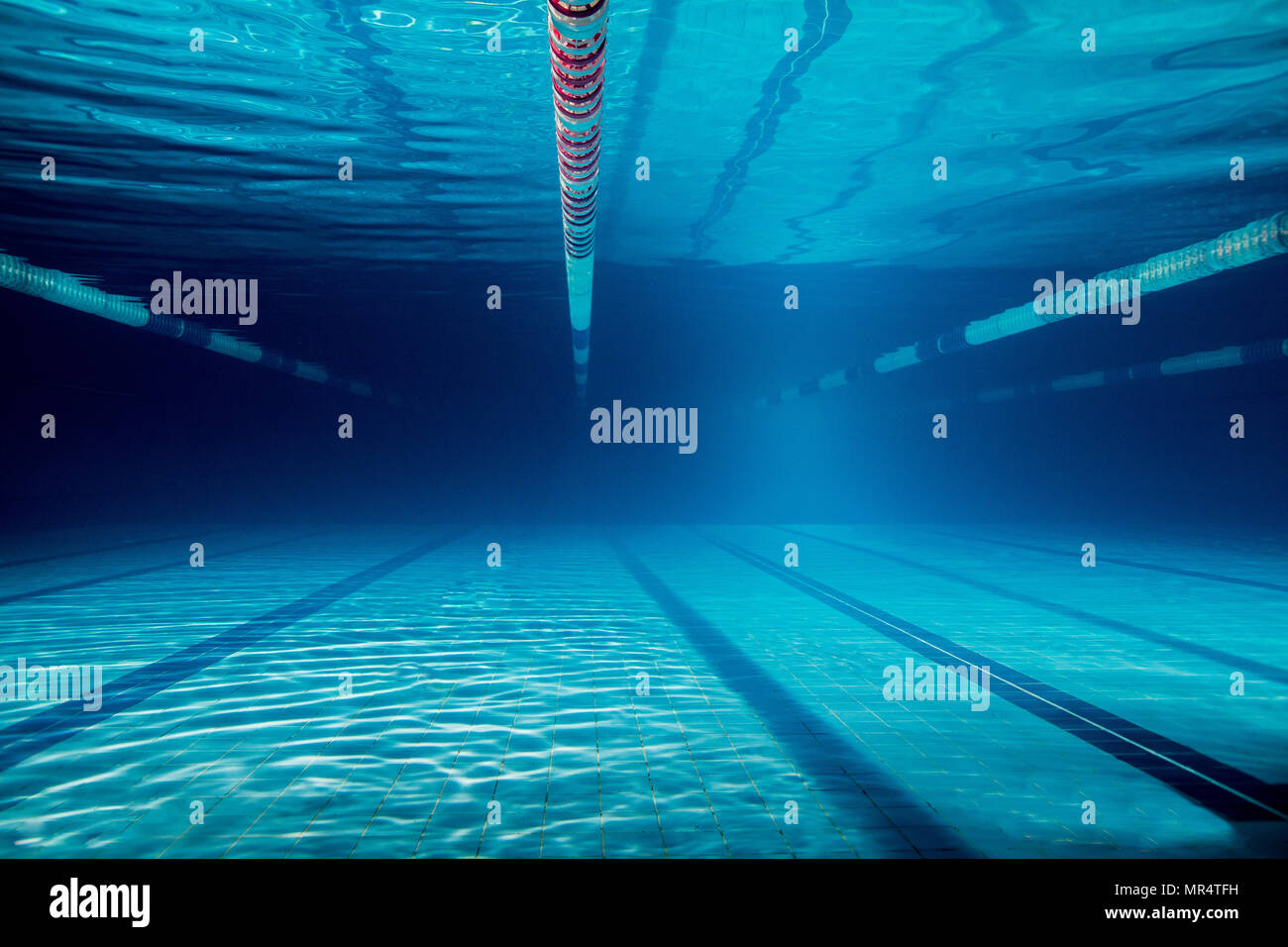 underwater picture of empty swimming pool Stock Photo - Alamy