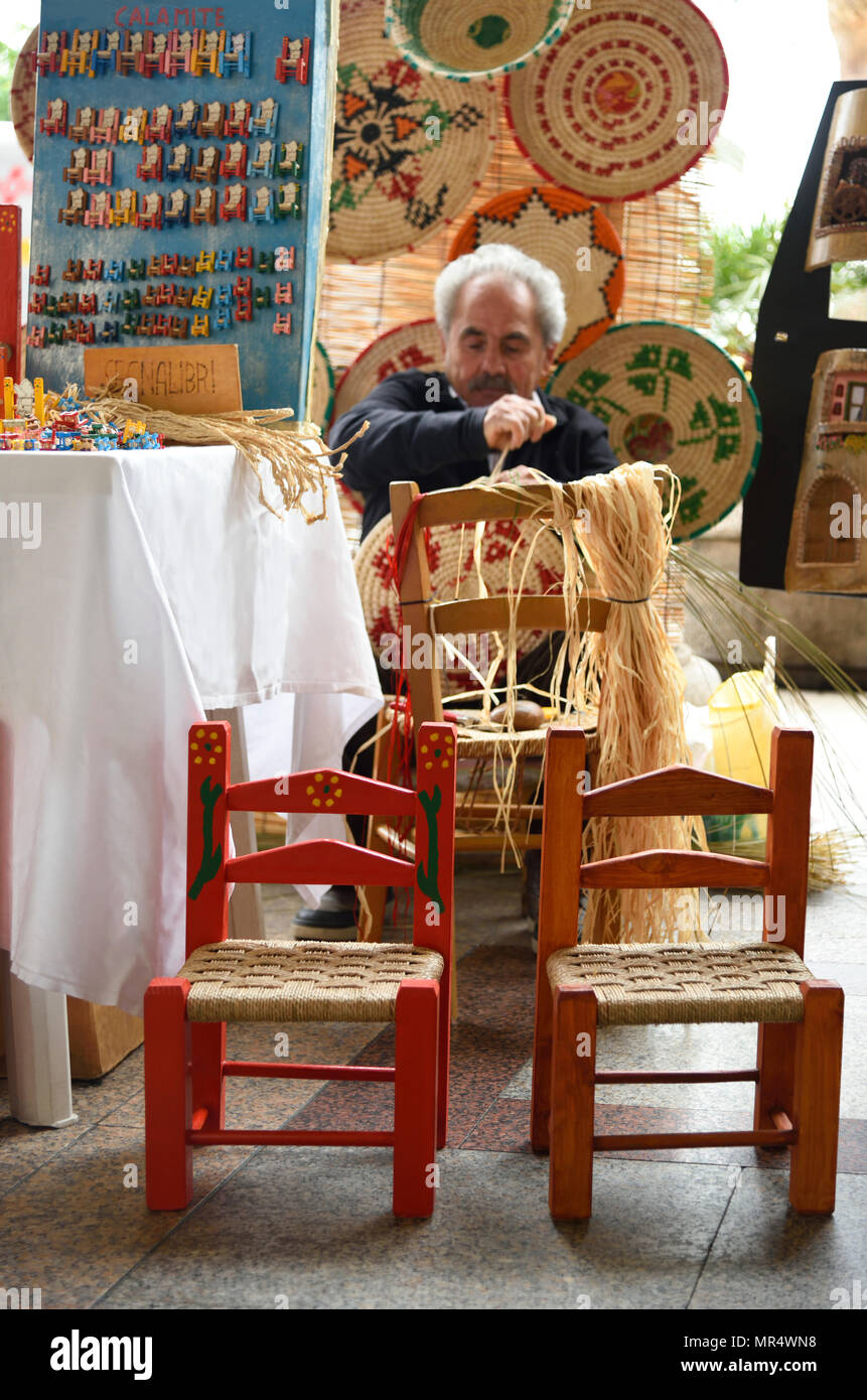 Traditional italian crafts hi-res stock photography and images - Alamy