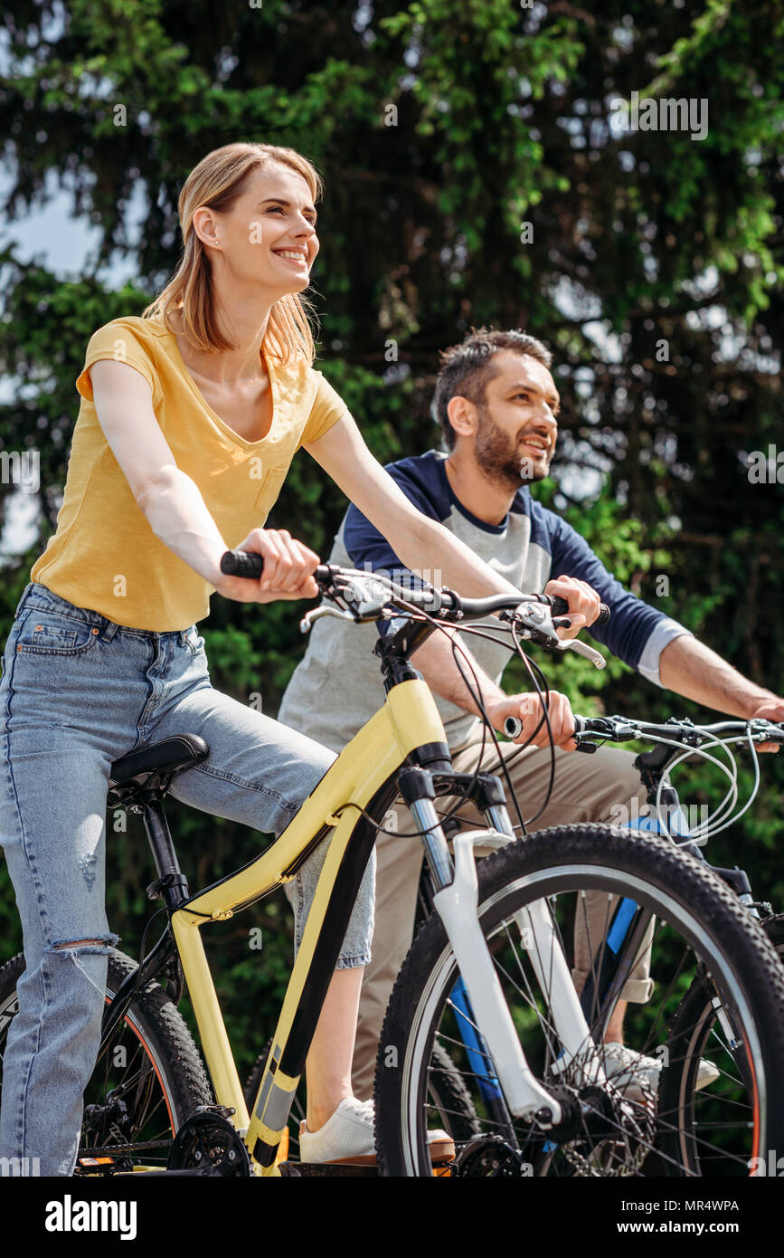 Bicycles together hi-res stock photography and images - Alamy