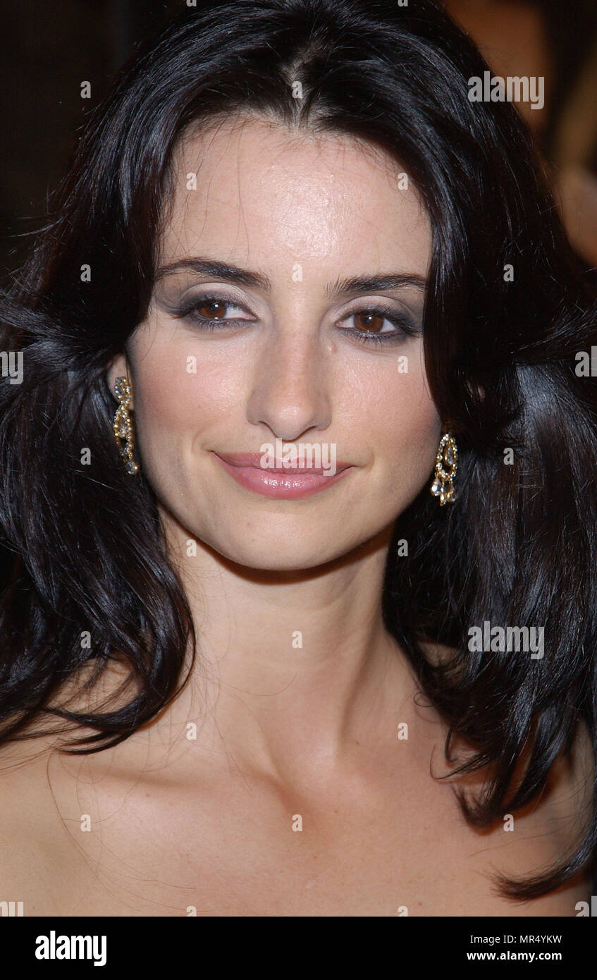 Cruzpenelope026 red carpet event hi-res stock photography and images ...