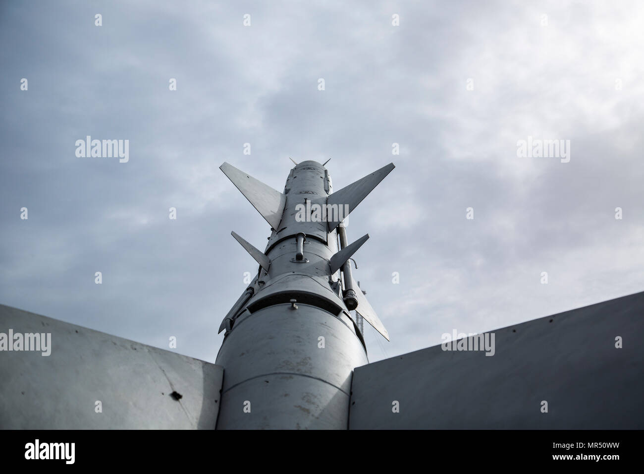 Rocket launcher missile army hi-res stock photography and images - Alamy