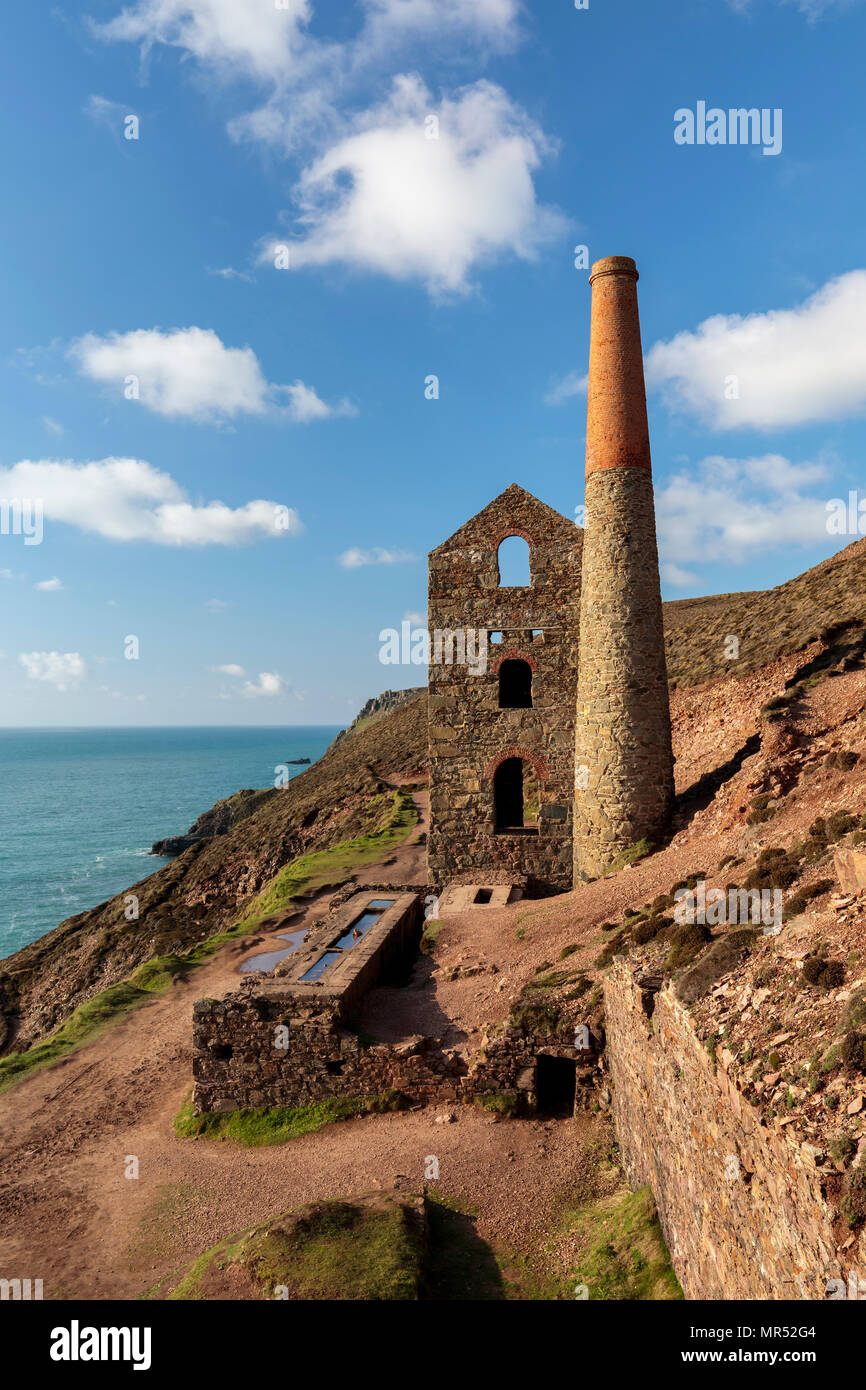 Towanroath Engine House, Chapel Porth, Cornwall Stock Photo - Alamy