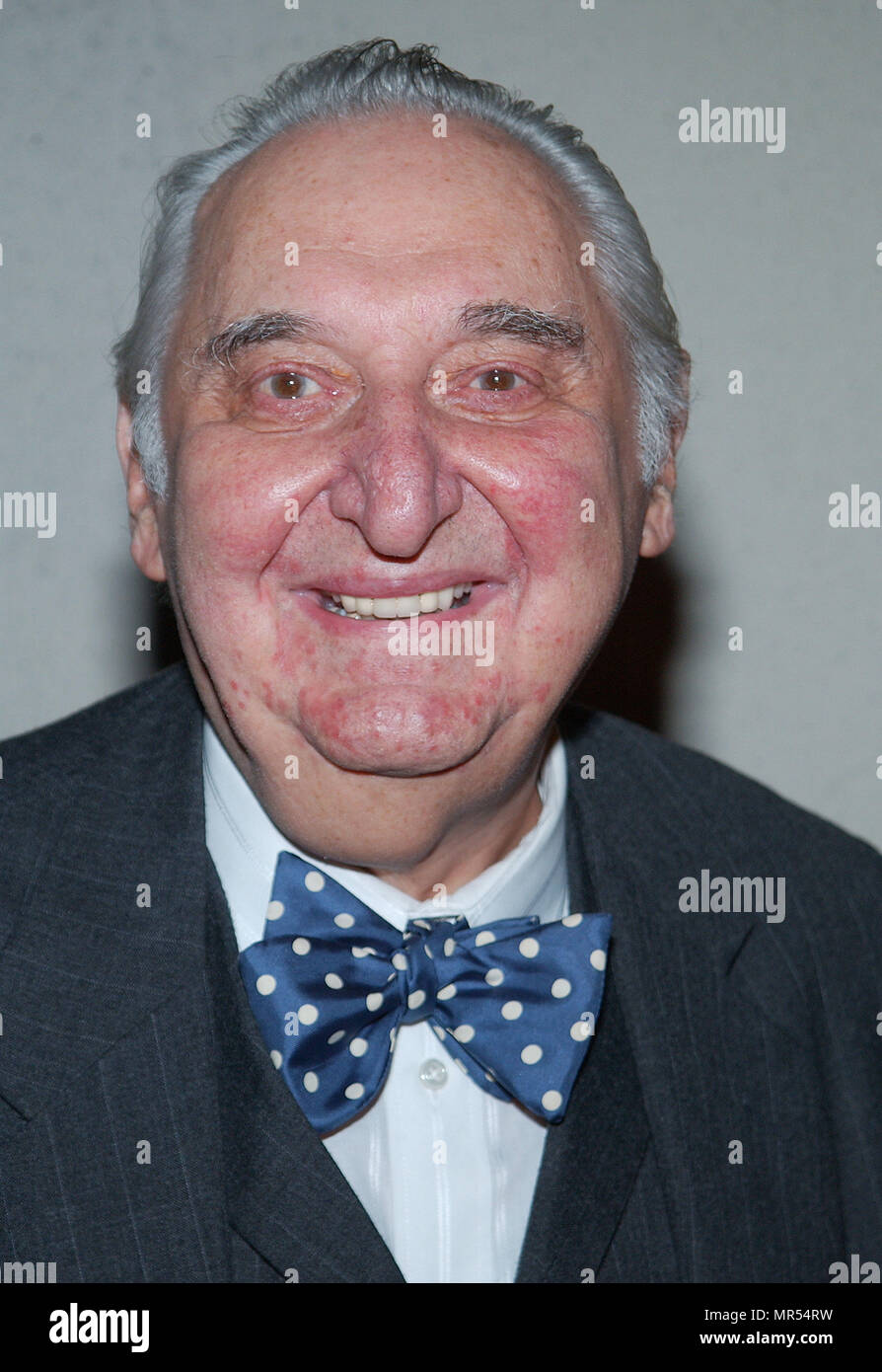 Fyvush Finkel arriving at the Norby's Walters 21th Annual Pre-Holiday ...